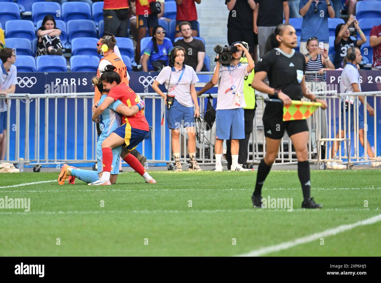 Paris, France. 3rd Aug 2024. Cata Coll and Lucia Garcia of Spain ...