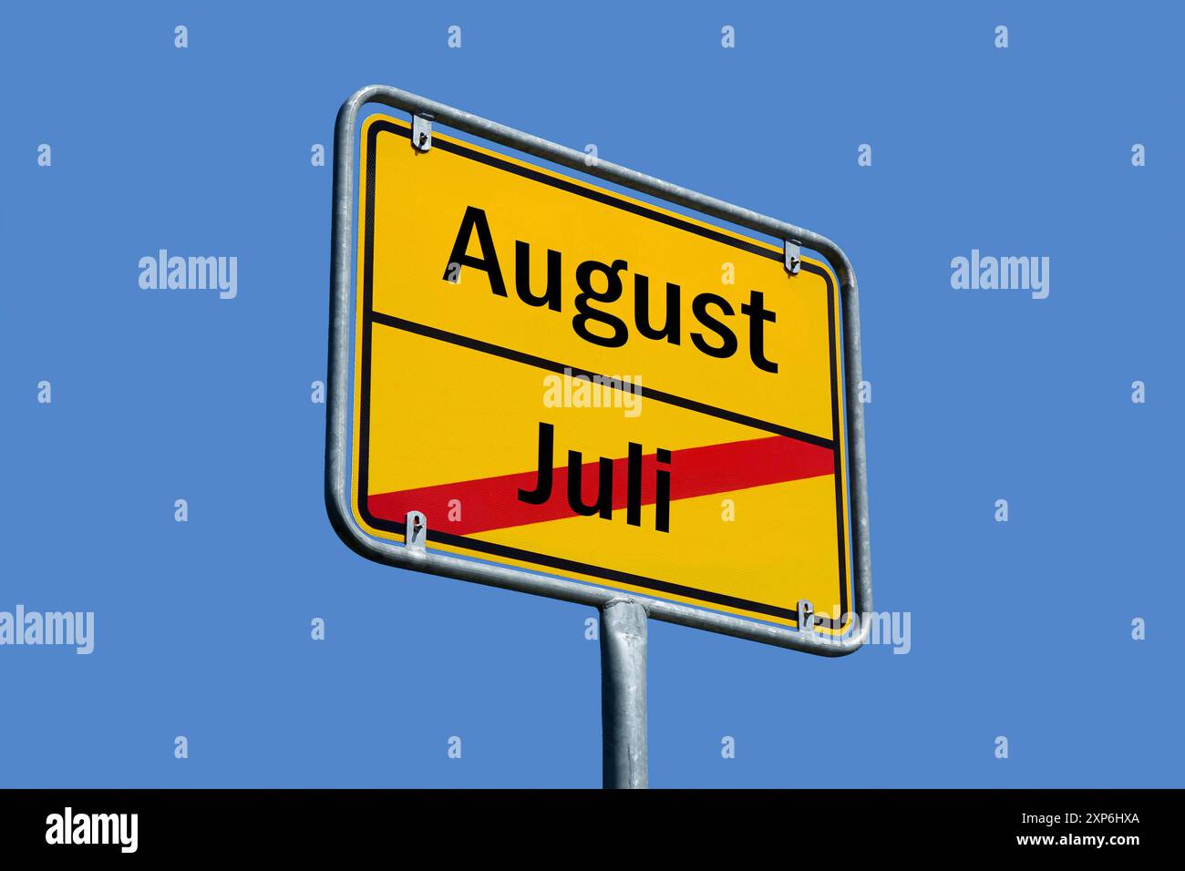 Ortsschild mit Juli und August Ortsschild mit Juli und August, 04.08. ...