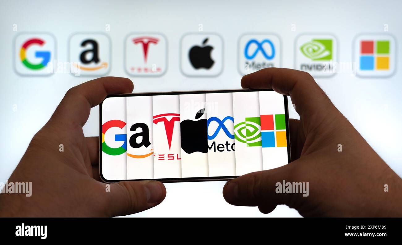 Big tech logo hi-res stock photography and images - Alamy