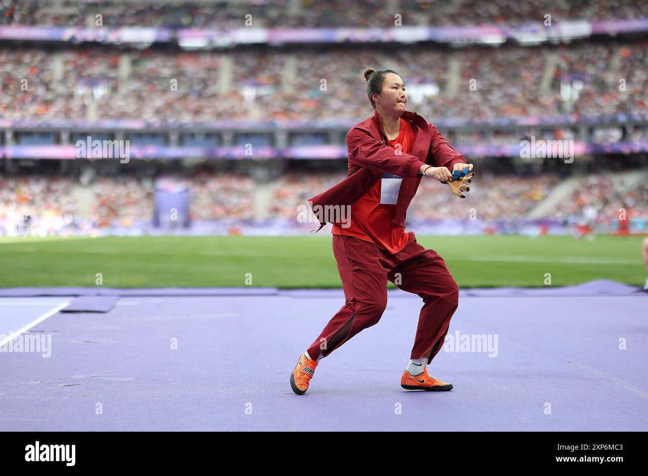 Paris, France. 4th Aug, 2024. Li Jiangyan of China reacts before the ...