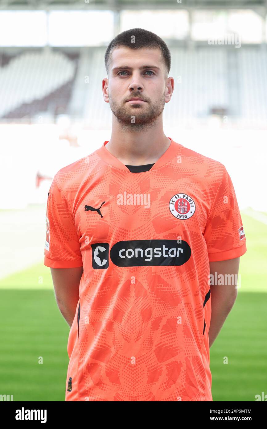Hamburg, Germany. 31st July, 2024. Soccer Bundesliga, FC St. Pauli ...