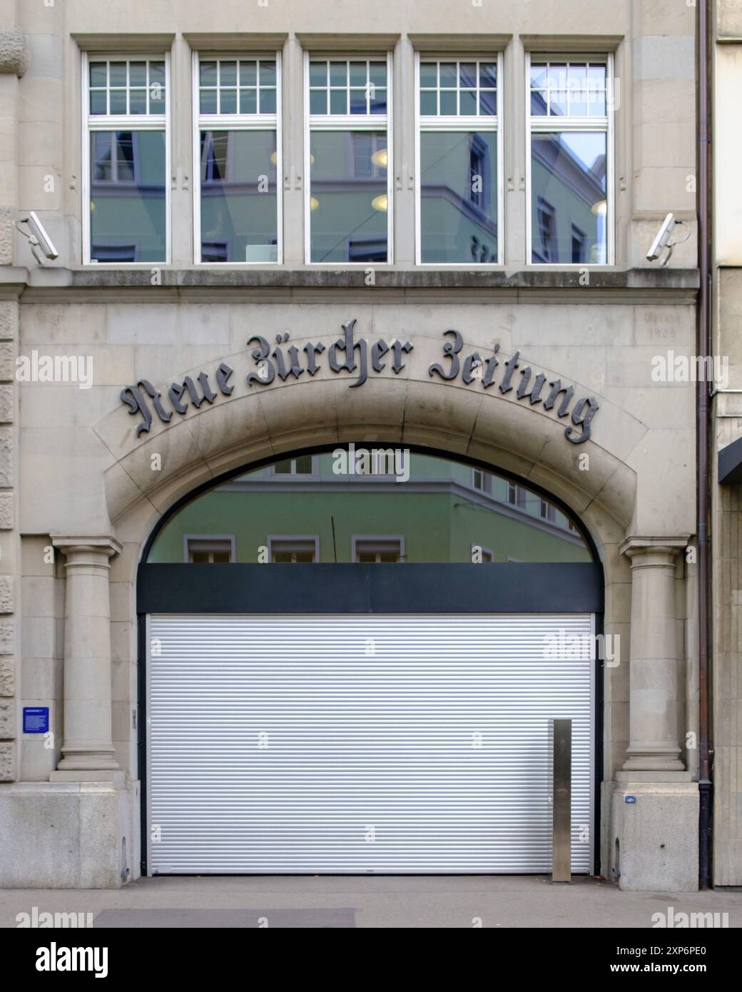 Nzz logo hi-res stock photography and images - Alamy