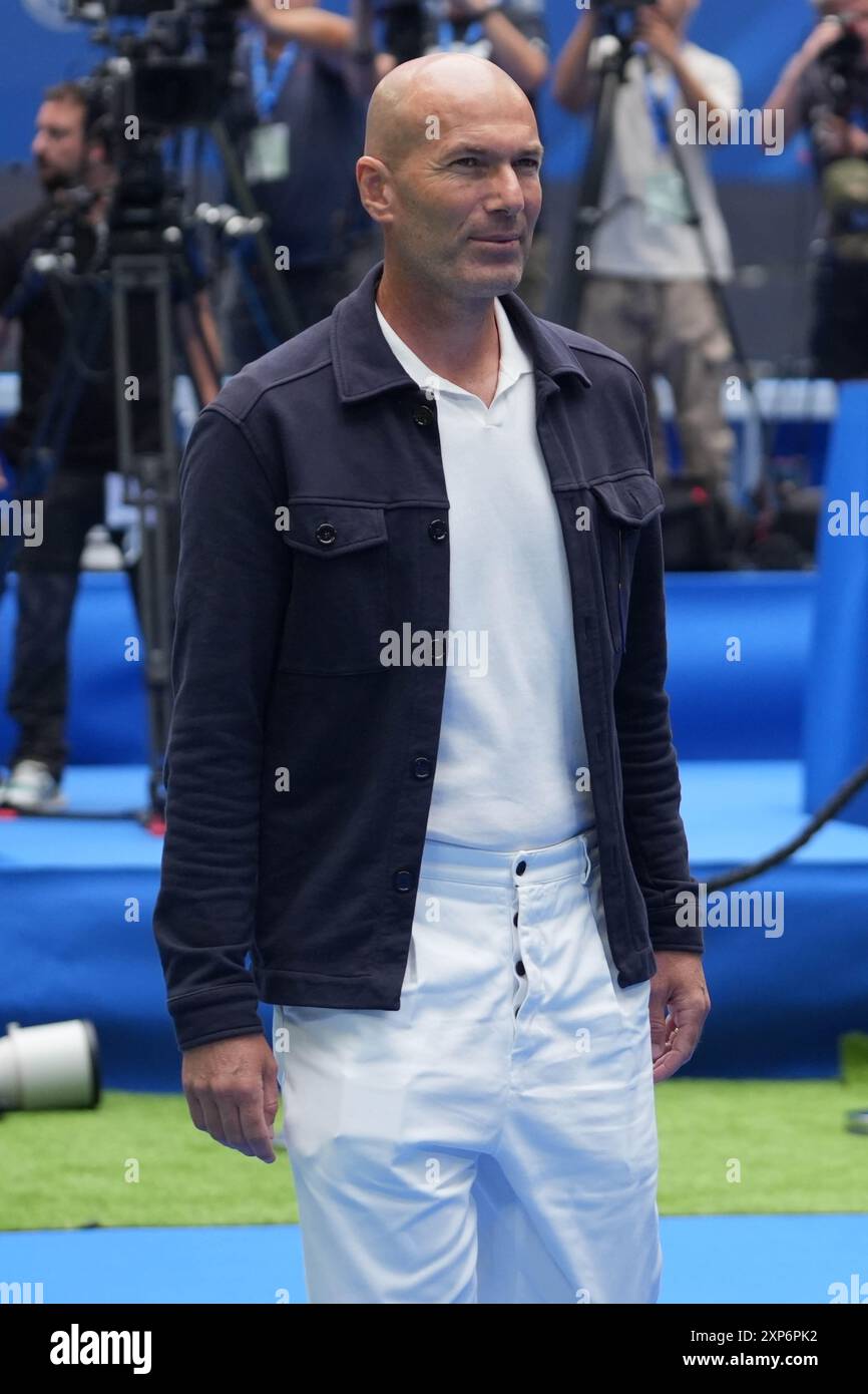 Zinedine Zidane during the presentation of Kylian Mbappé as a new ...