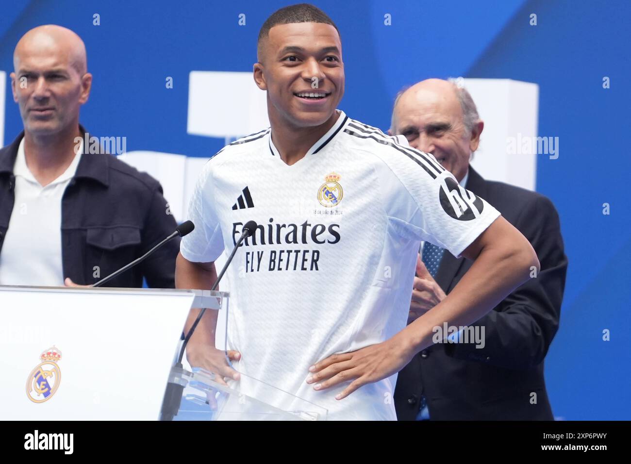 Kylian MBappe and Zinedine Zidane during the presentation of Kylian ...