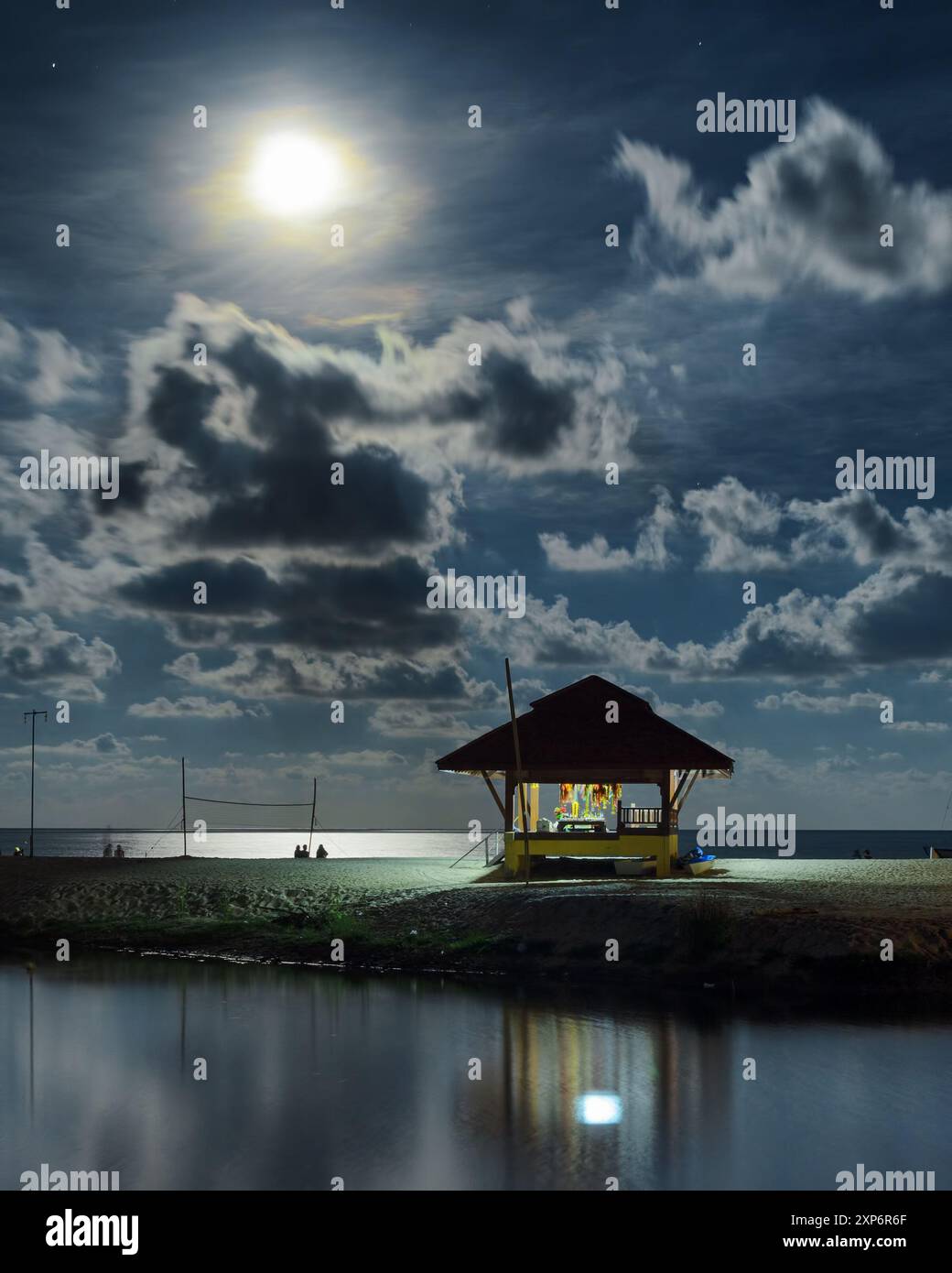 Garden gazebo at night hi-res stock photography and images - Alamy