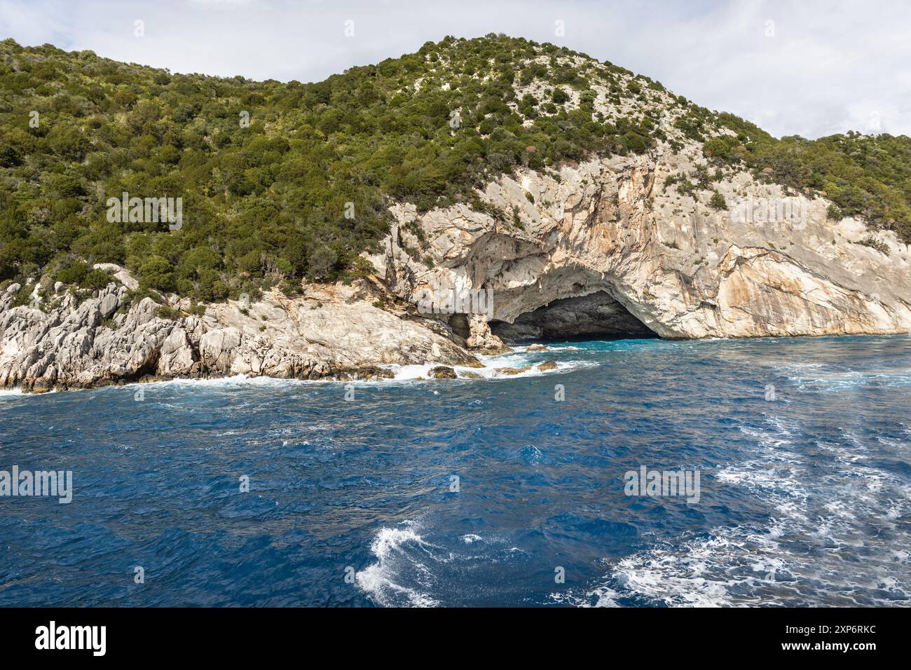 Explore the Meganisi Papanikolis Sea Cave in Lefkada island Greece ...