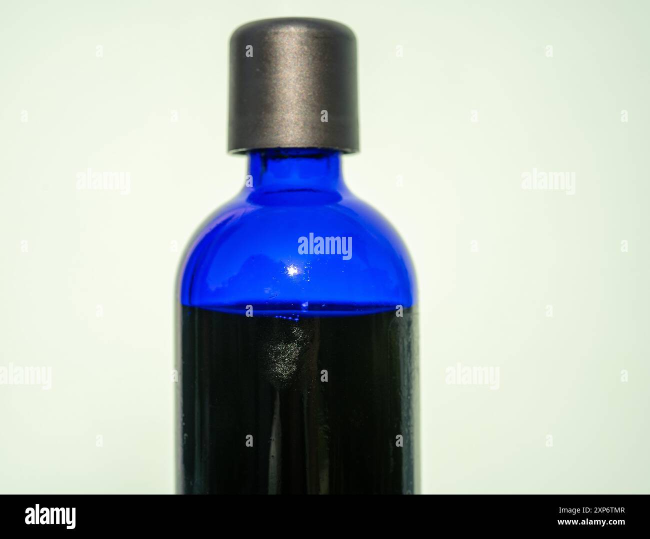 Methylene blue bottle hi-res stock photography and images - Alamy