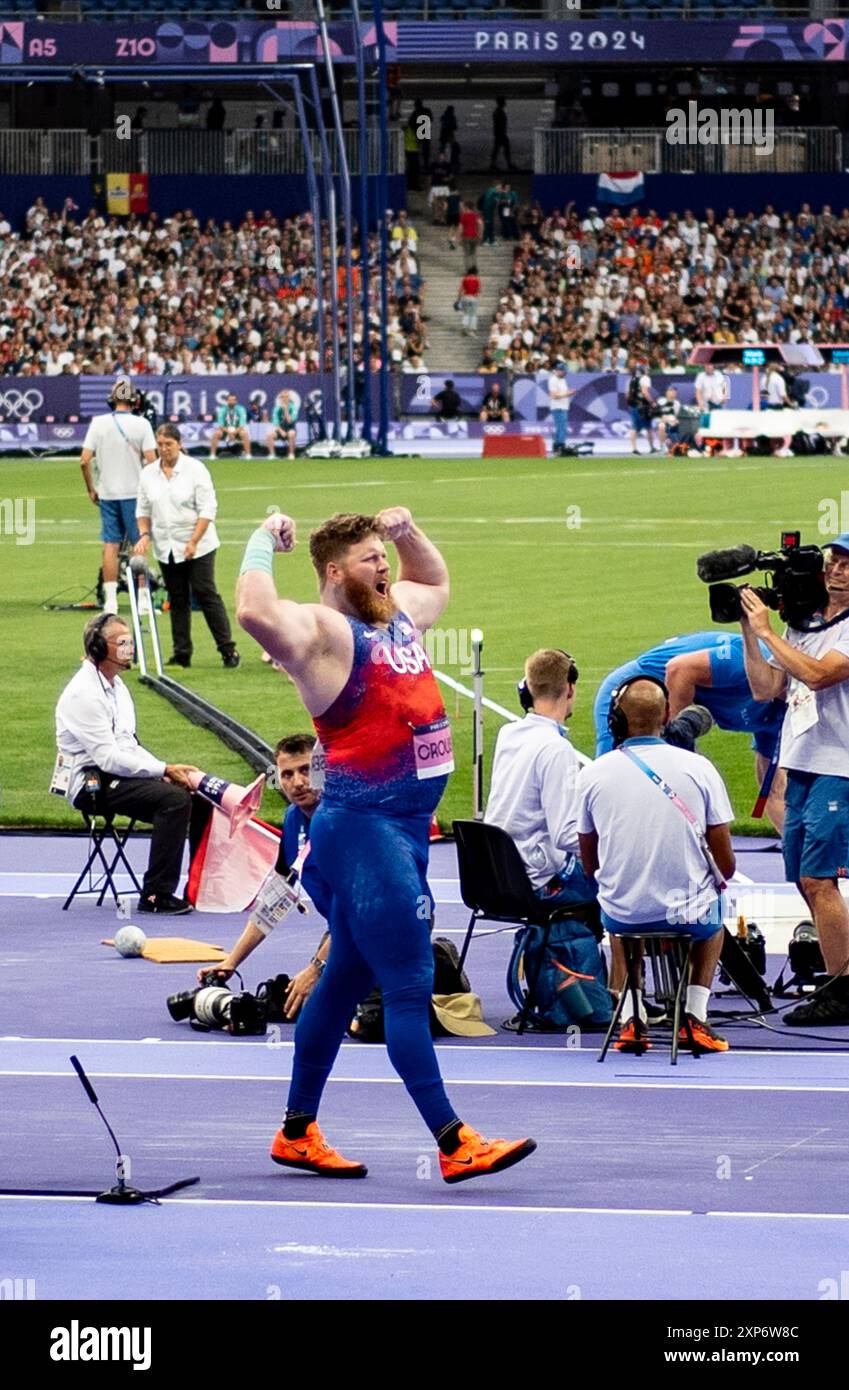 August 3, 2024, Paris, France: Paris 2024: Athletics - USA superstar RYAN CROUSER pumps his arms ...