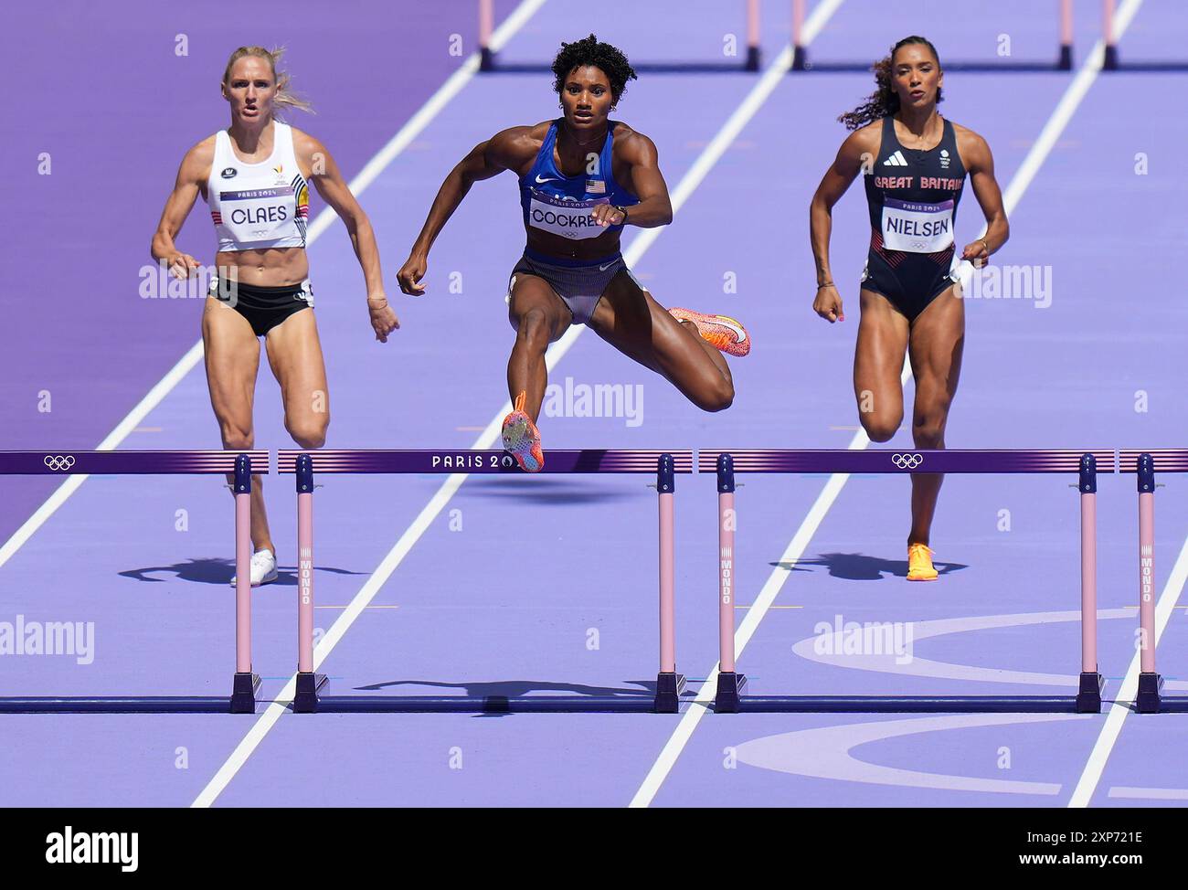Paris, France. 4th Aug, 2024. Anna Cockrell (C) of the United States ...