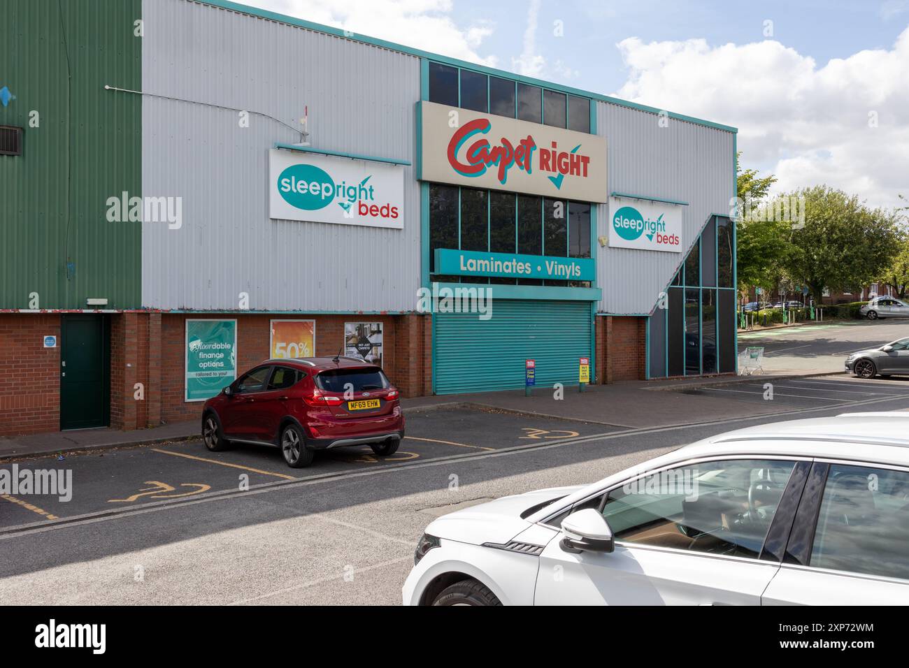 A closed down CarpetRight store in Rochdale Stock Photo - Alamy