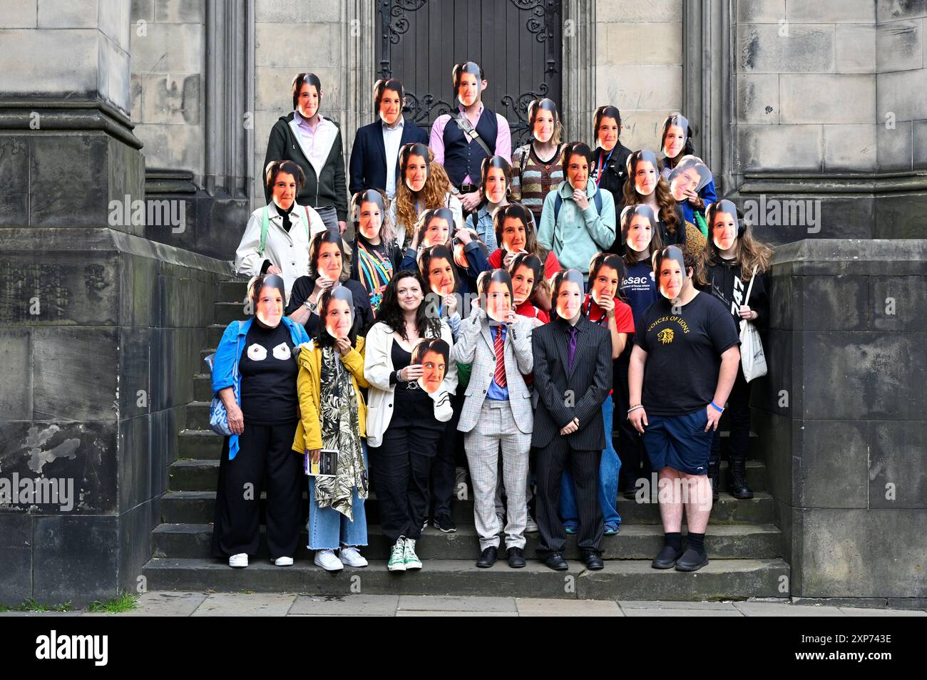 Edinburgh, Scotland, UK. 4th Aug 2024. Edinburgh Fringe: A flashmob ...