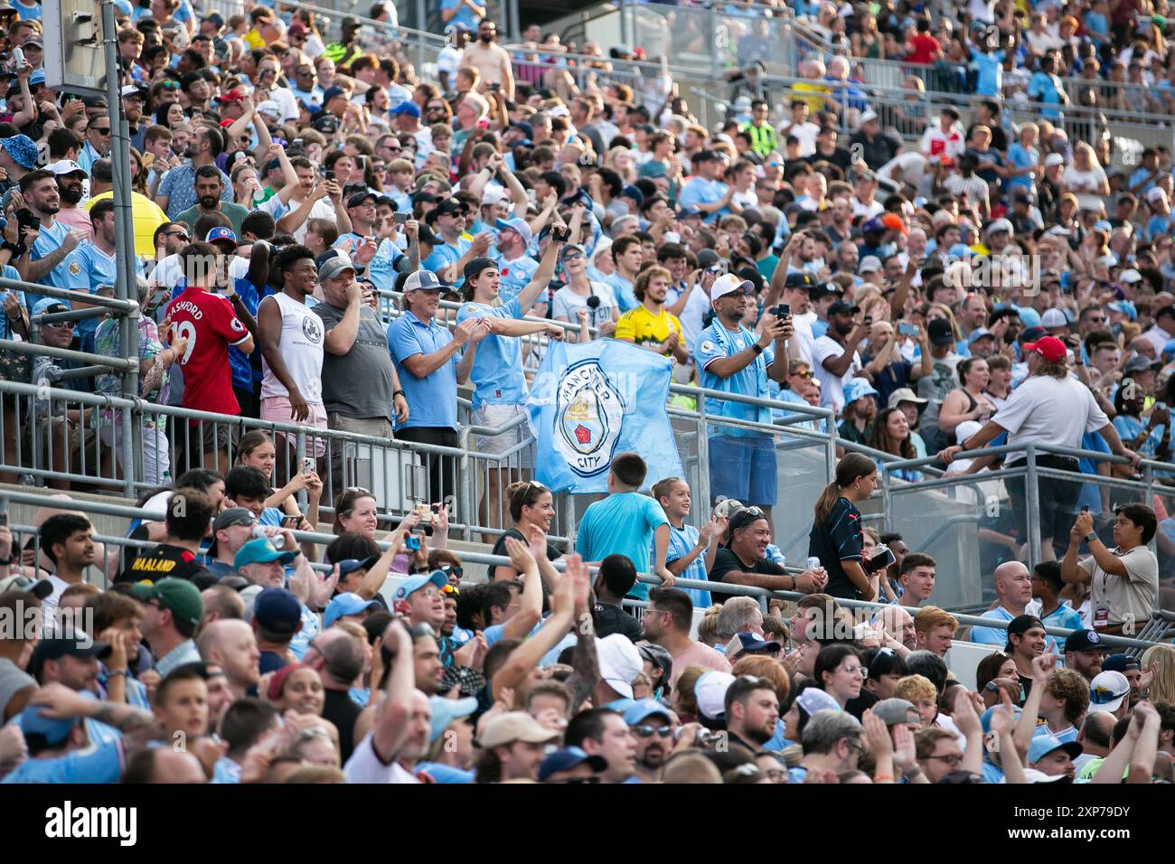 Chelsea fc supporters hi-res stock photography and images - Alamy