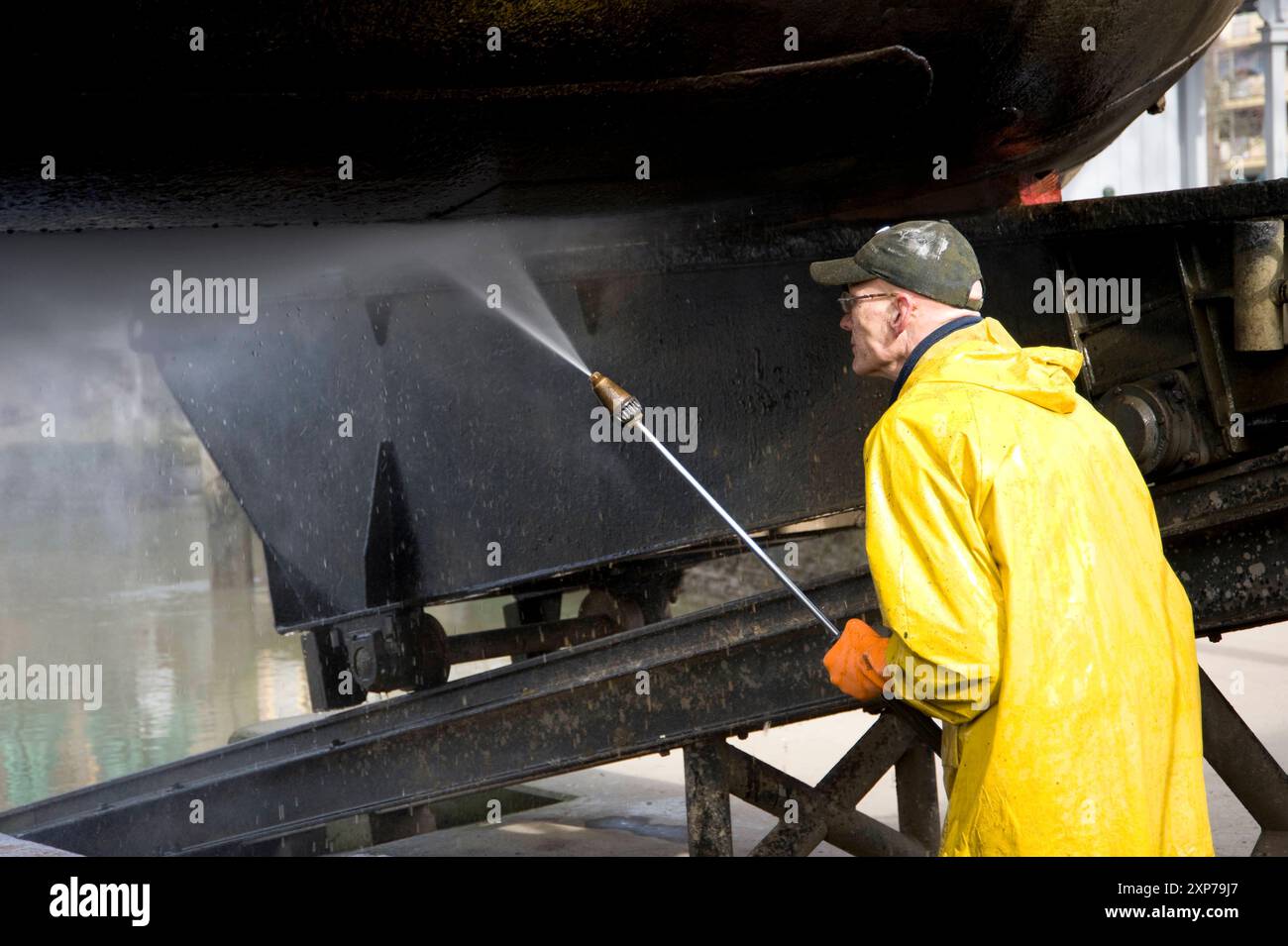 Portrait Harbour Worker Harbour Worker & Craftsman at Koningspoort ...