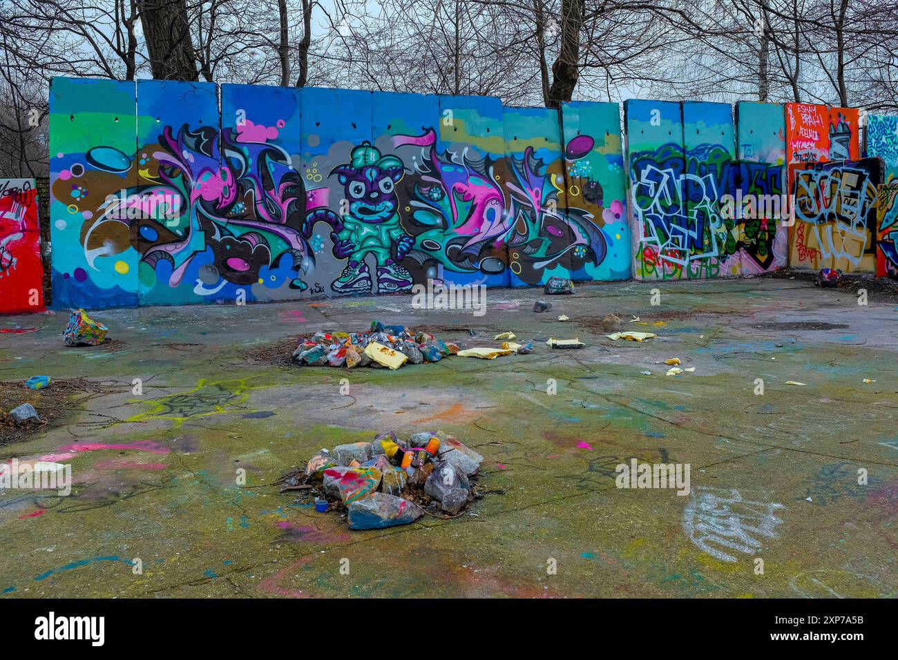 Graffiti & Urban Art Spandau Huge Graffiti Place at Spandau, where old ...