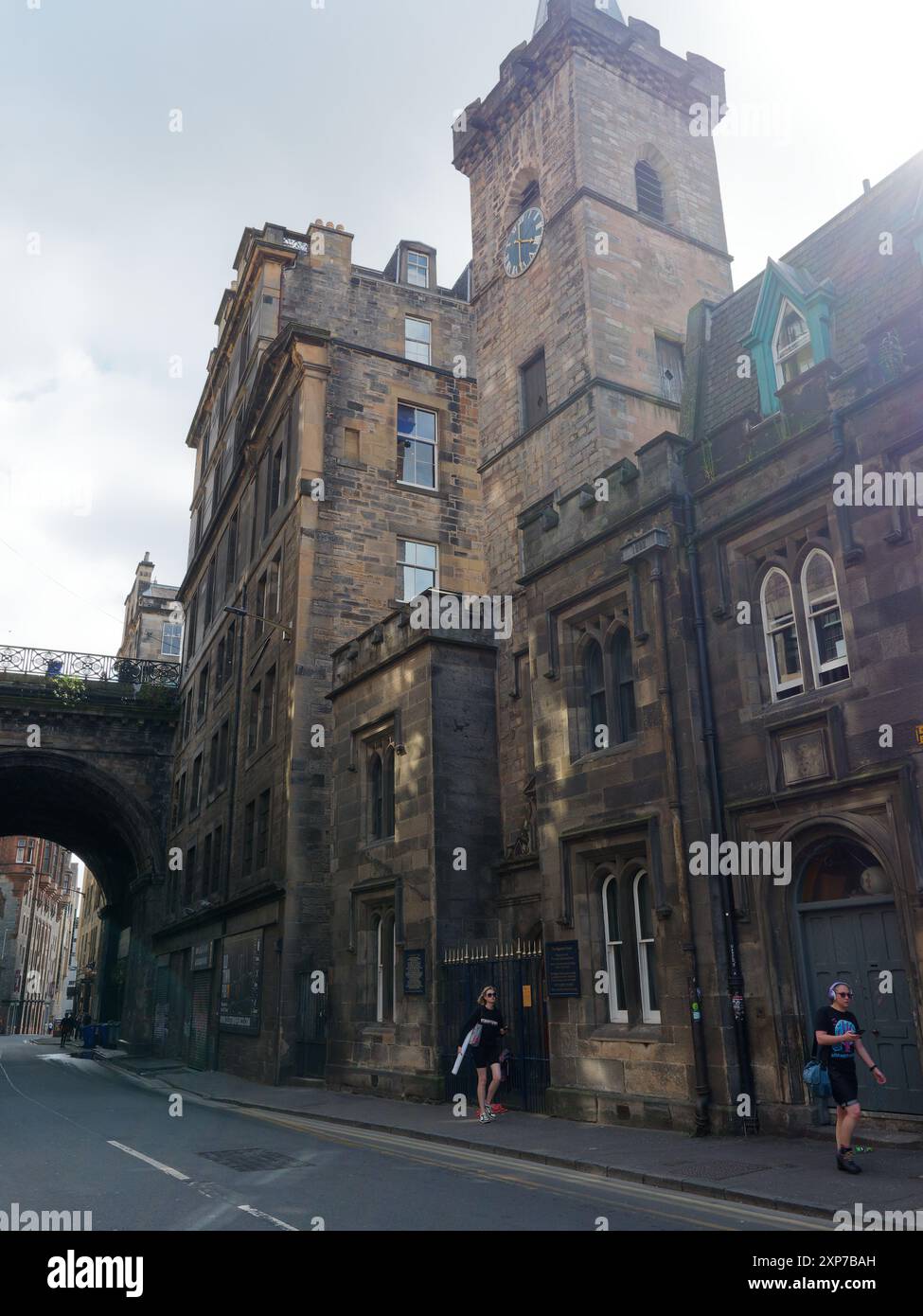 Edinburgh archway hi-res stock photography and images - Alamy