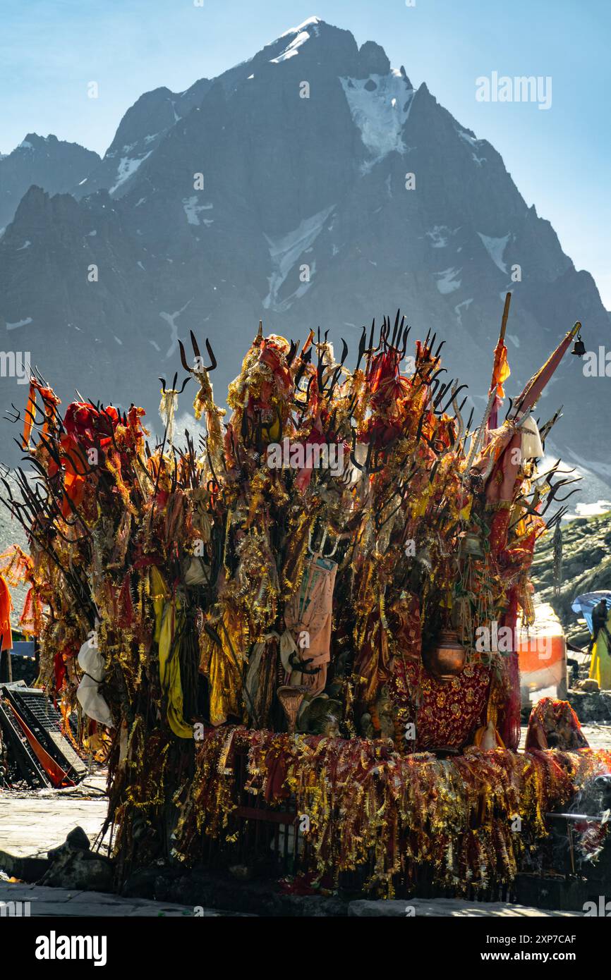 July25th2024, Himachal Pradesh, India. Religious red cloths (chunri ...