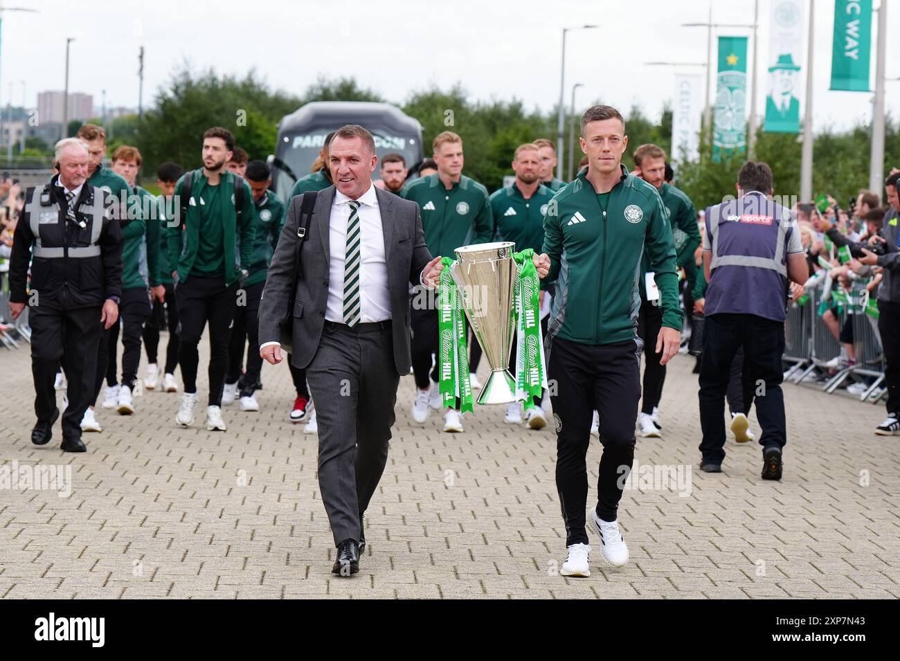 Brendan rodgers celtic trophy hi-res stock photography and images - Alamy