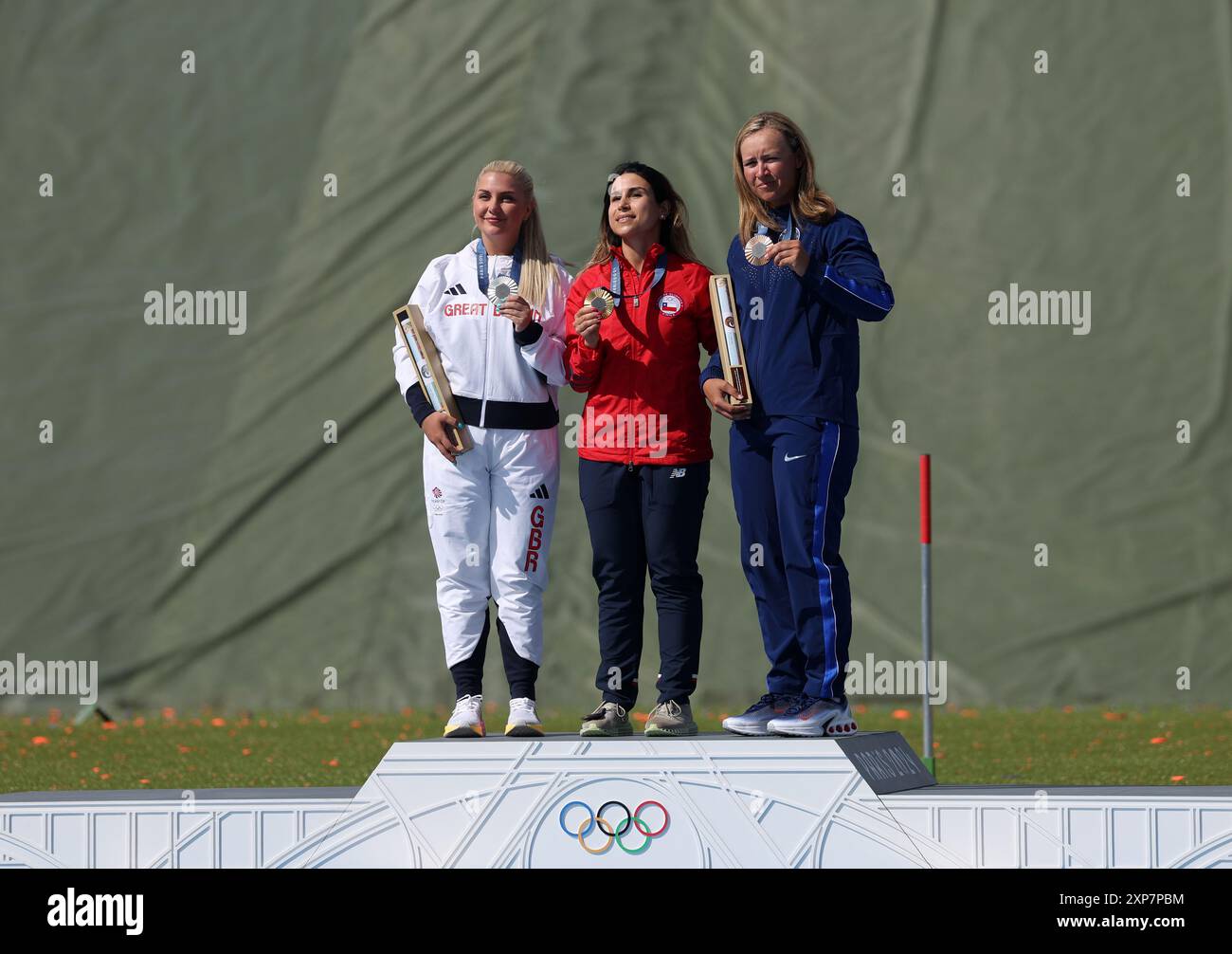 Great Britain's Amber Rutter (left) on the podium with the silver medal ...