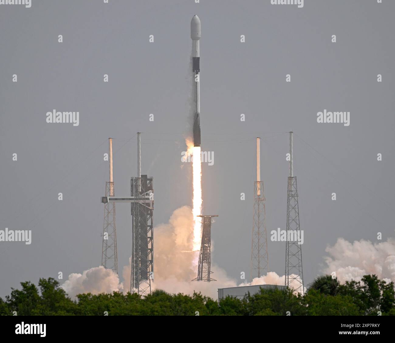 Florida, USA. 4th Aug 2024. A SpaceX Falcon 9 rocket launches the ...