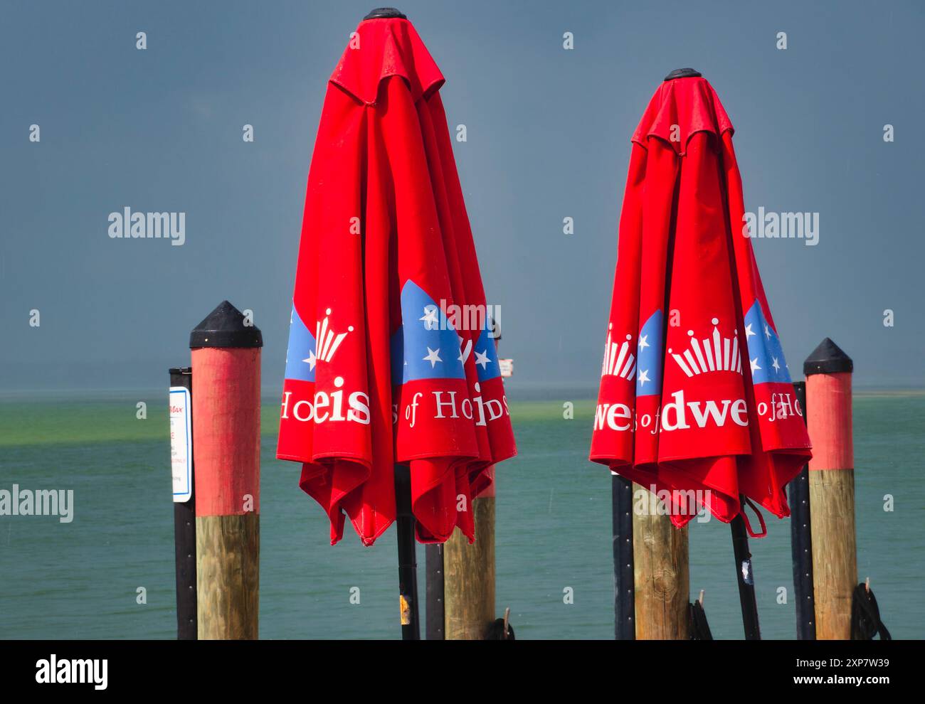 Tropical dockside hi-res stock photography and images - Alamy