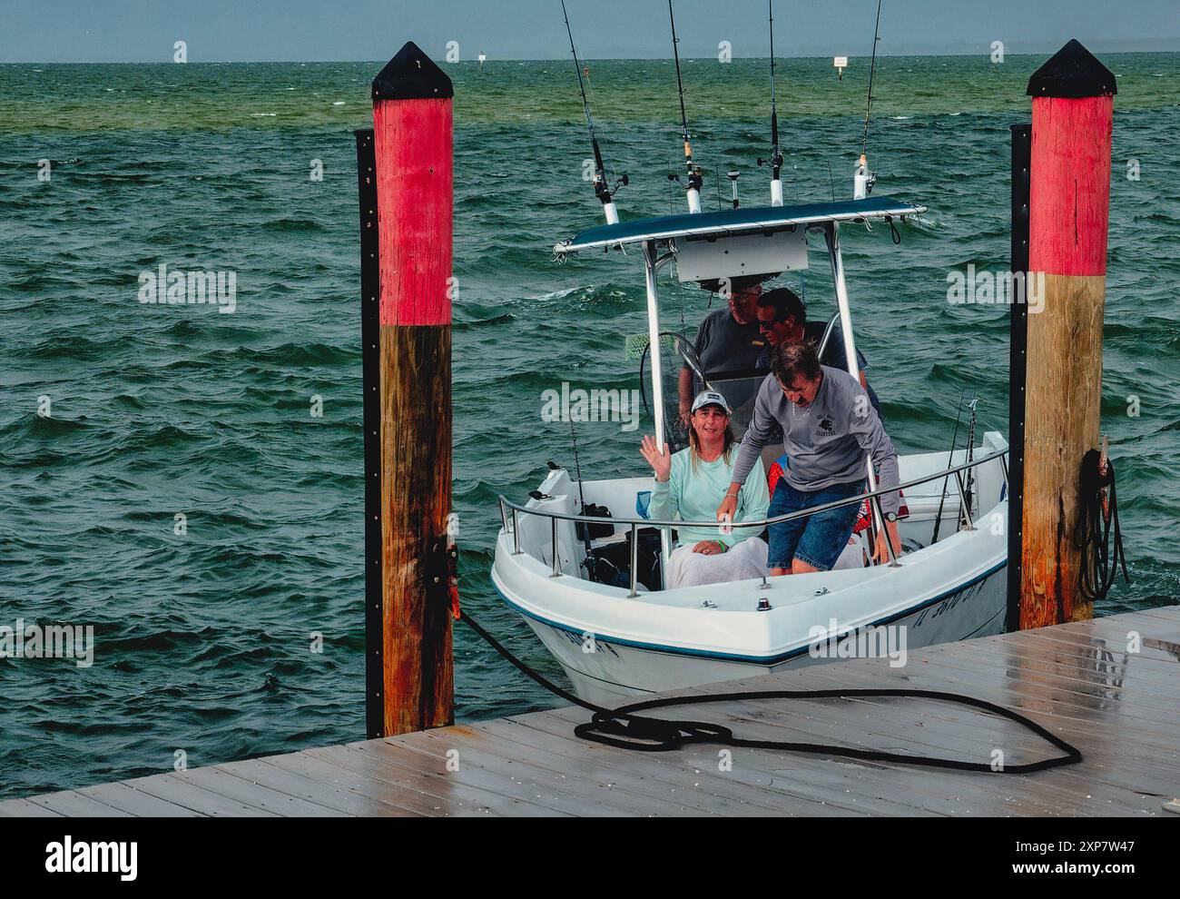 Dockside landing hi-res stock photography and images - Alamy