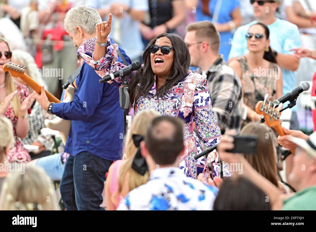 ZDF - Fernsehgarten. Sängerin Gloria Jones während der ZDF ...