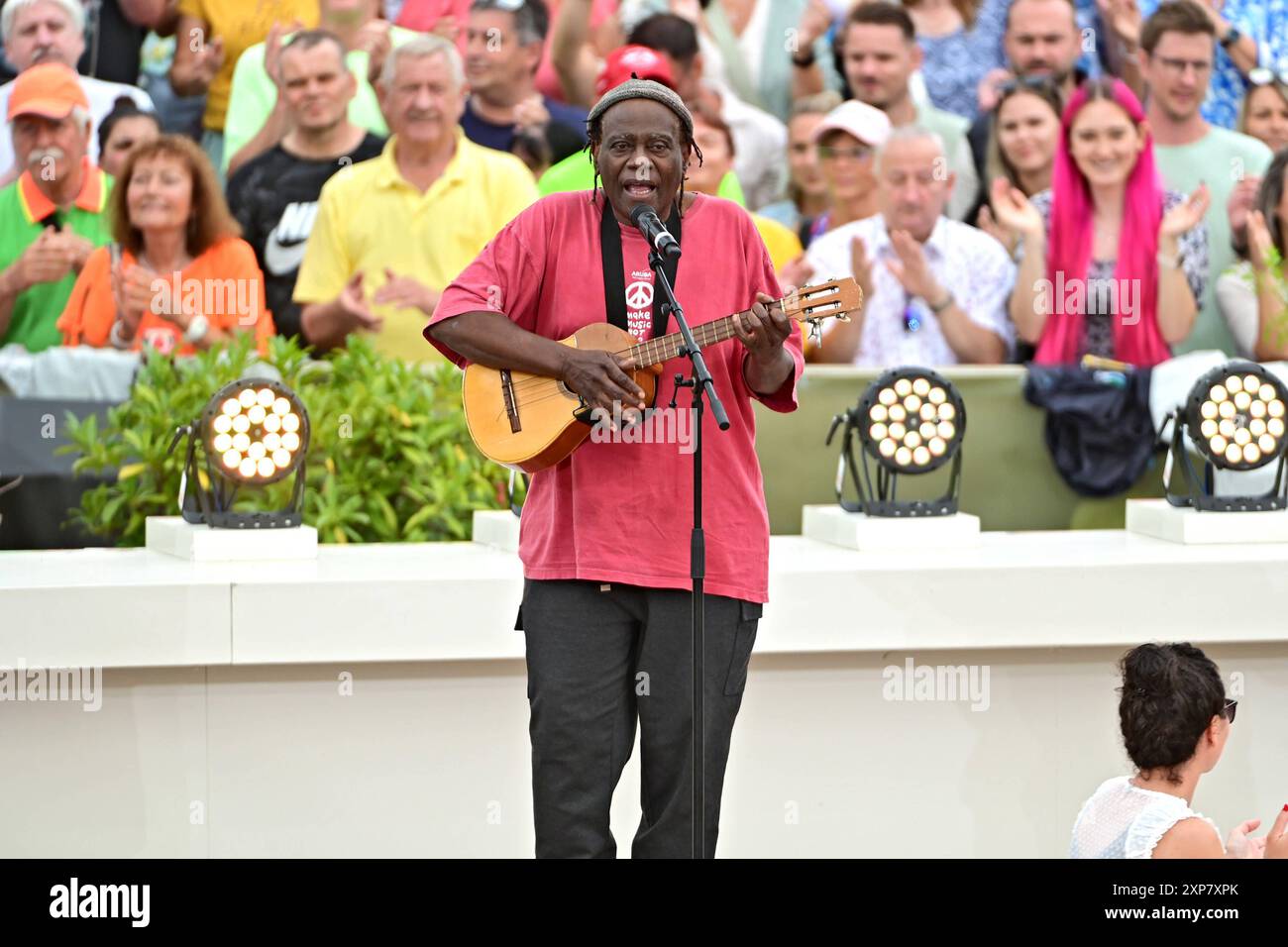 ZDF - Fernsehgarten. Sänger Wally Warning während der ZDF ...