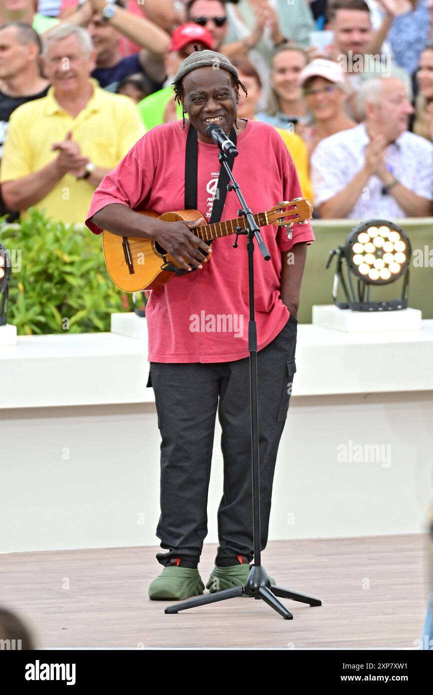 ZDF - Fernsehgarten. Sänger Wally Warning während der ZDF ...