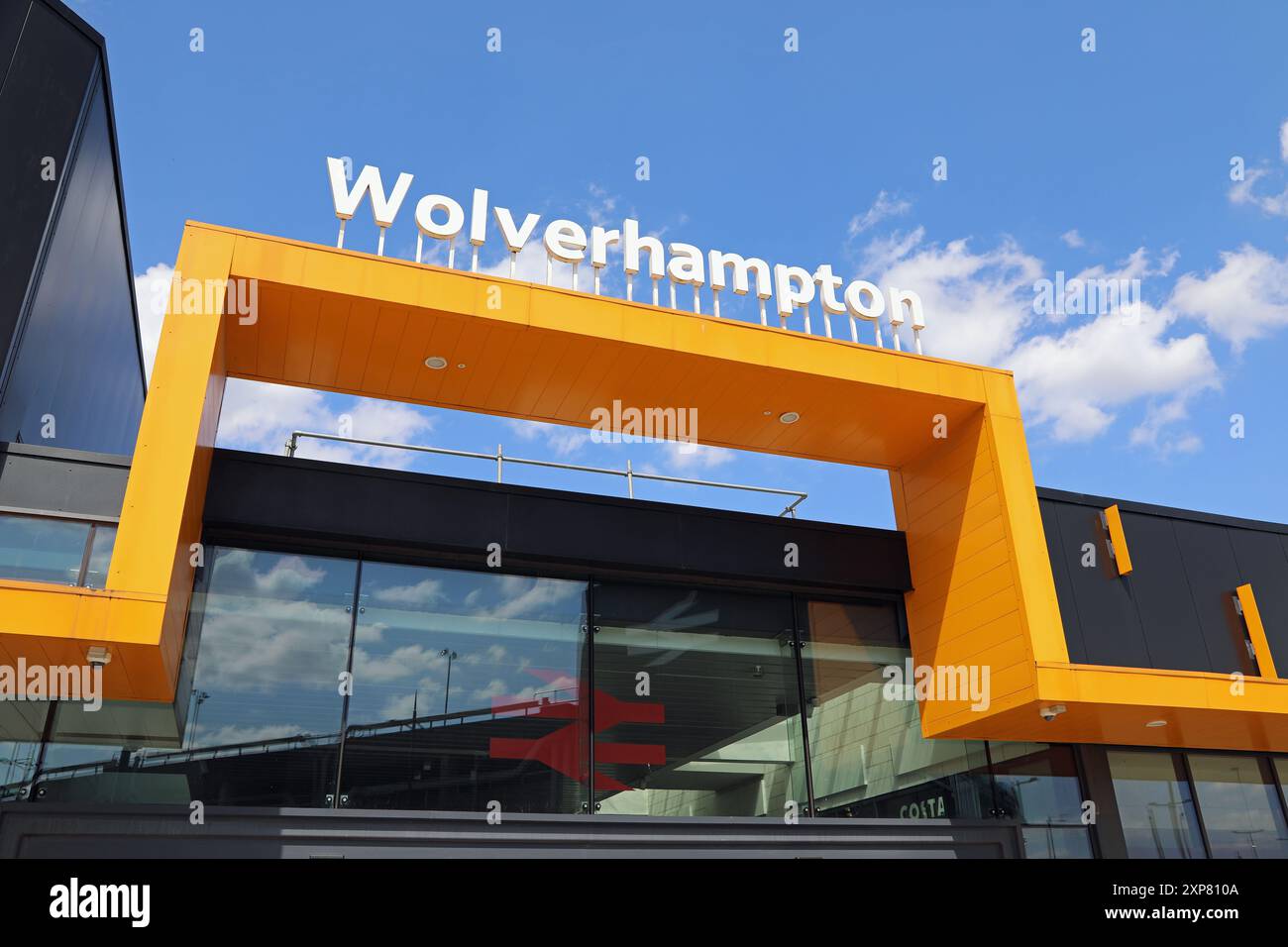Wolverhampton Railway Station Stock Photo - Alamy