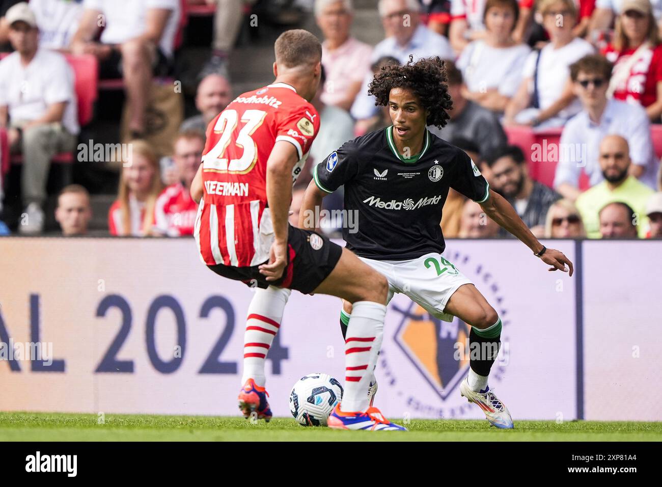 Eindhoven, The Netherlands. 04th Aug, 2024. Eindhoven - Joey Veerman of PSV Eindhoven, Gjivai ...