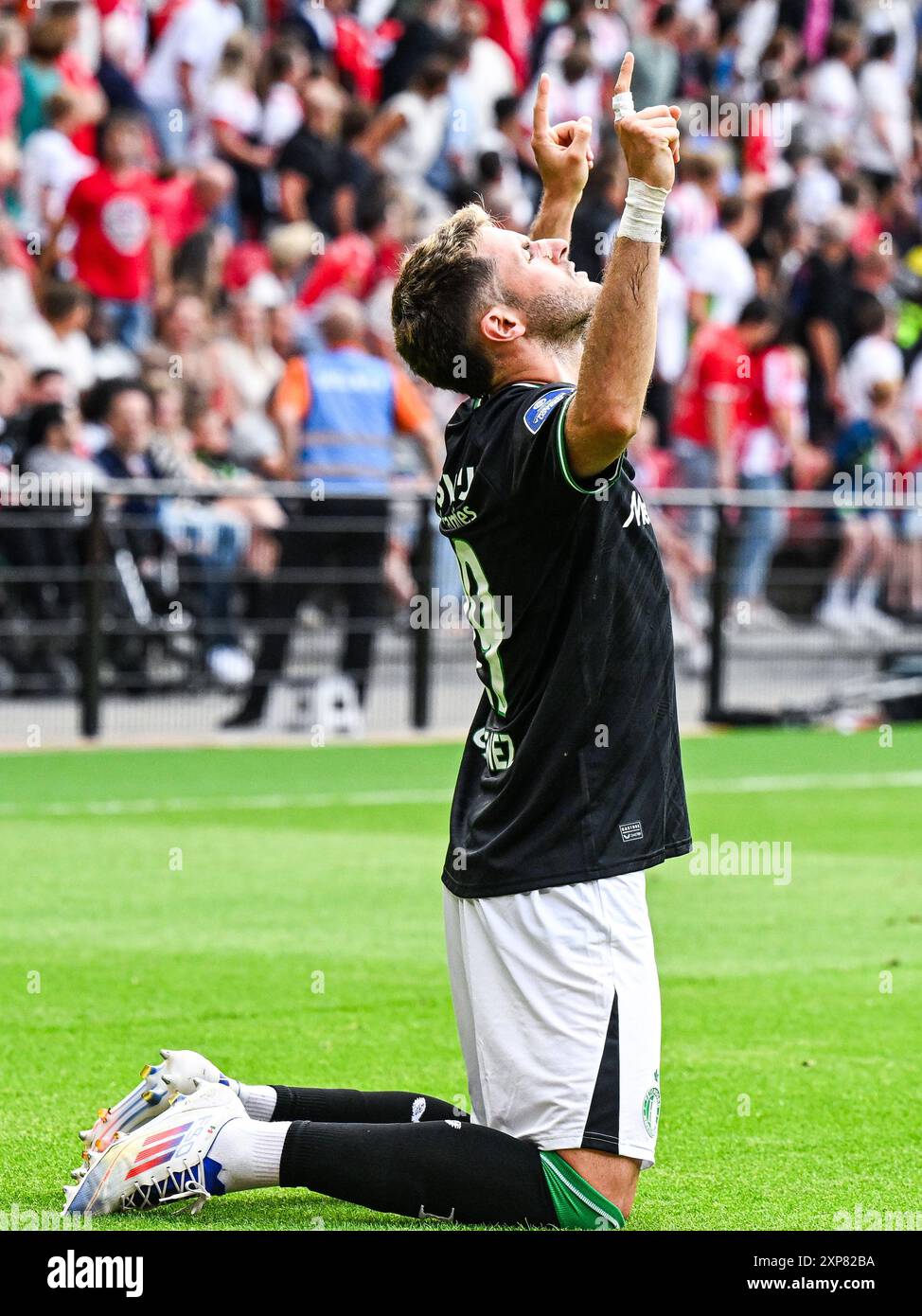 EINDHOVEN - Santiago Gimenez of Feyenoord celebrates the 1-1 during the ...