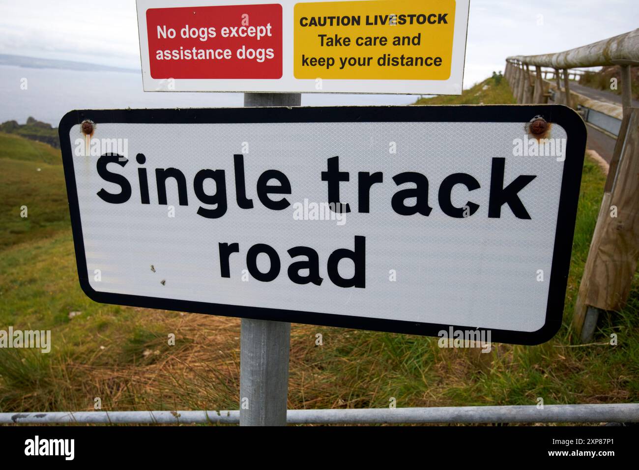 Road sign rathlin island hi-res stock photography and images - Alamy