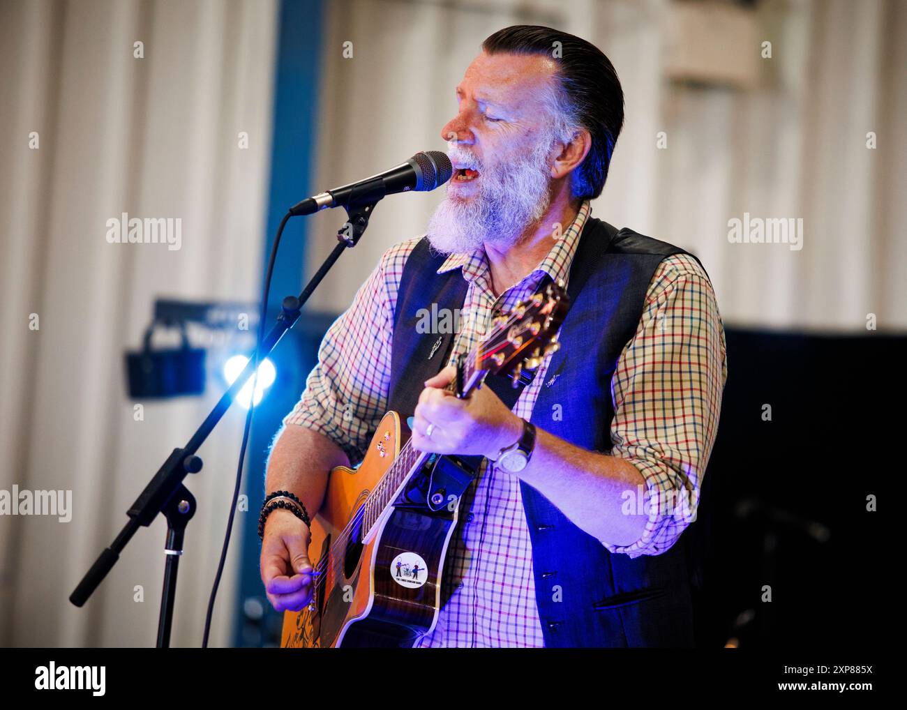 Acoustic airport hi-res stock photography and images - Alamy