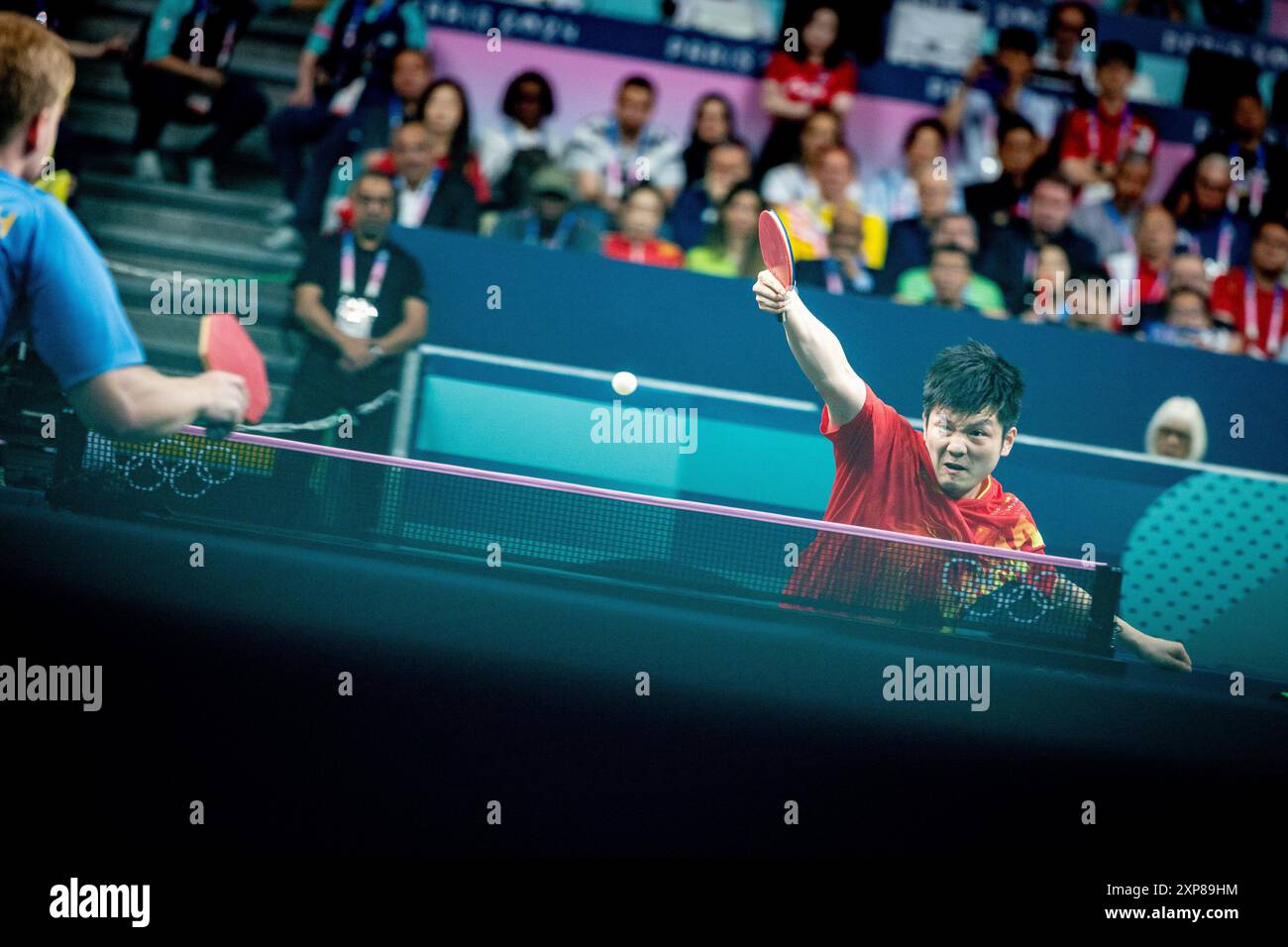 Truls Moregard (SWE) vs. Fan Zhendong (CHN) FRA, Olympische Spiele ...