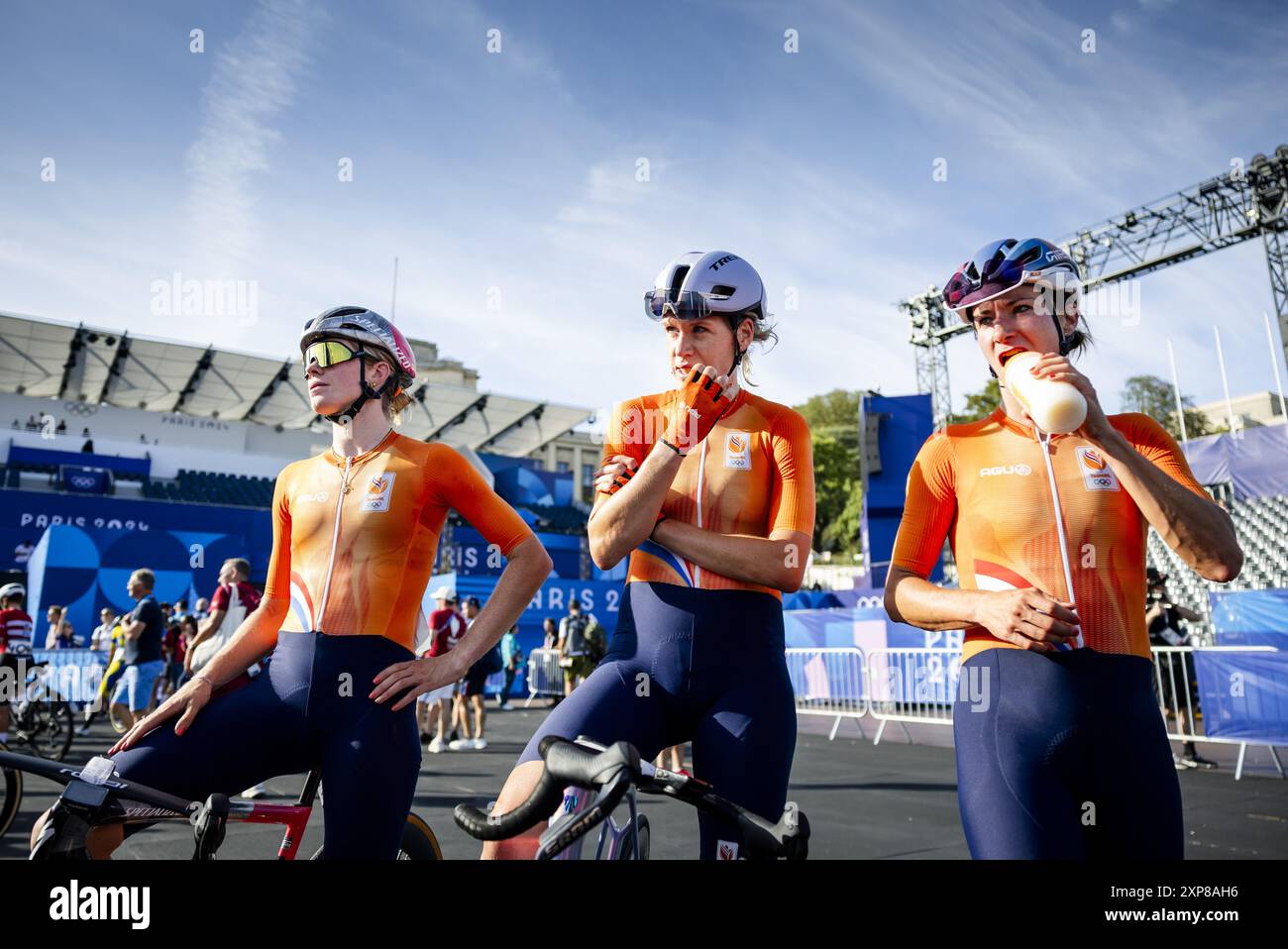 PARIS - Cyclists Lorena Wiebes, Ellen van Dijk and Marianne Vos after ...