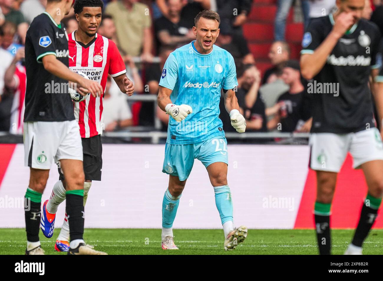 Eindhoven, The Netherlands. 04th Aug, 2024. Eindhoven - Feyenoord keeper Timon Wellenreuther ...