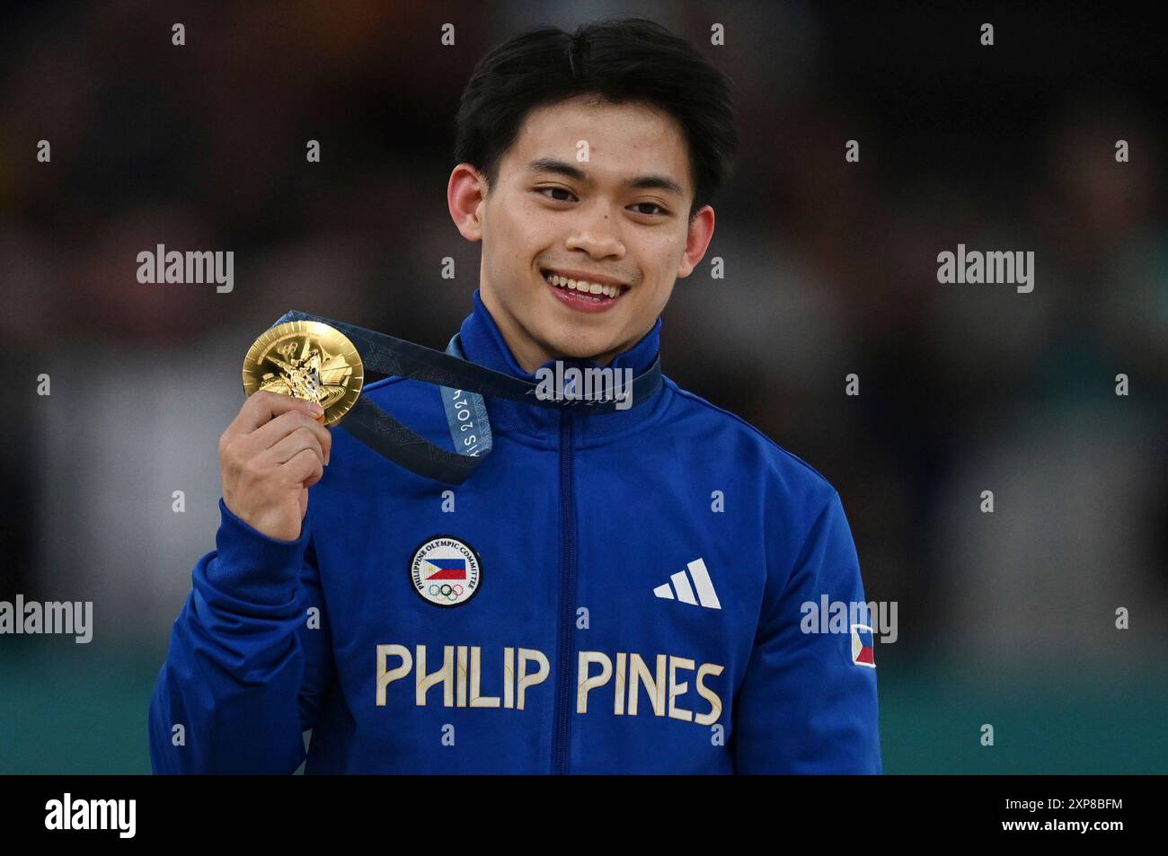 YULO Carlos Edriel of Phillippines poses for cameras with his gold ...