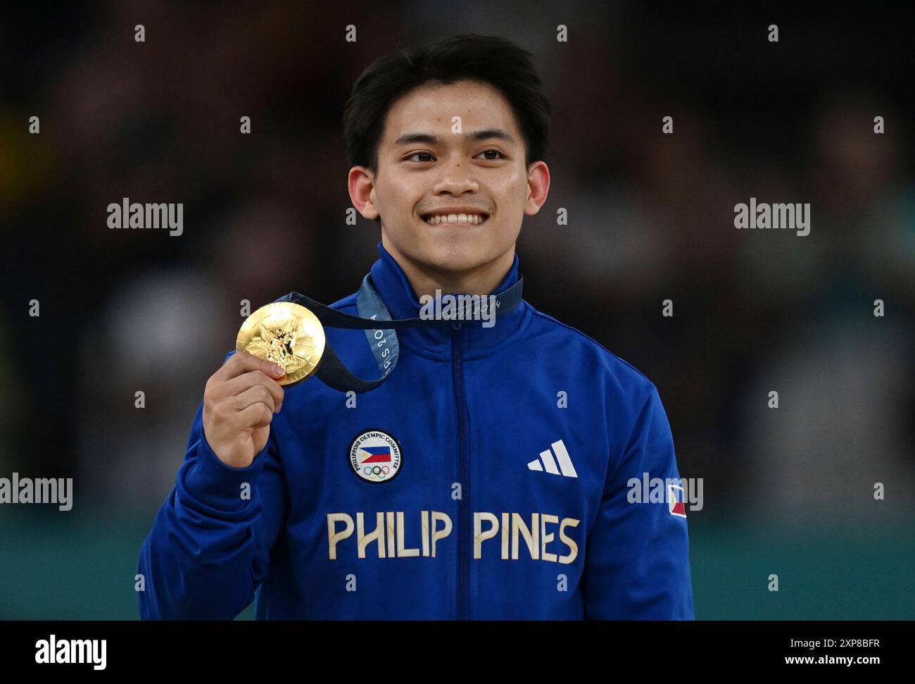 YULO Carlos Edriel of Phillippines poses for cameras with his gold ...