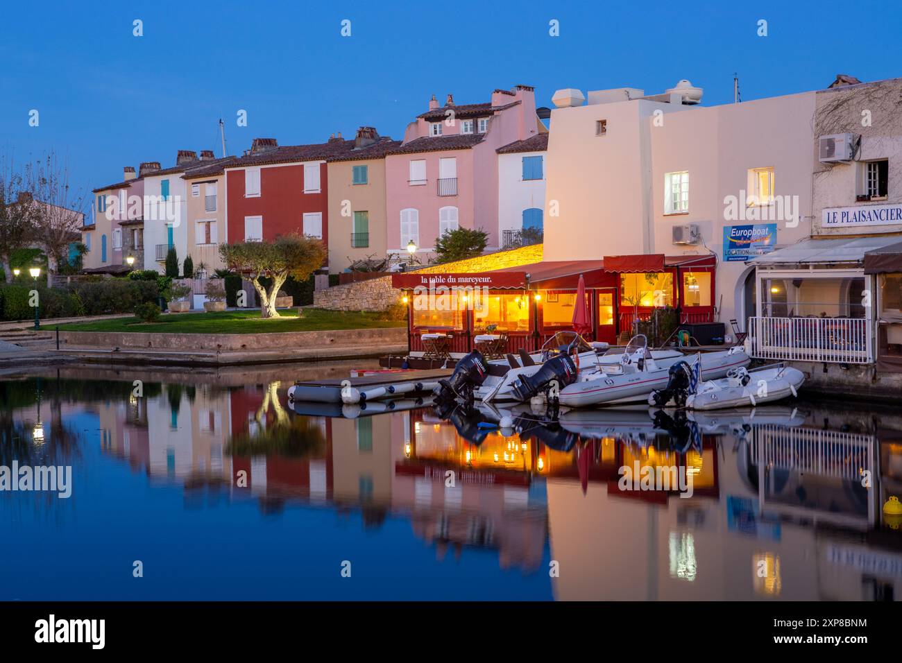 Port-Grimaud at night, in France, in Provence, Frenche Riviera, Europe ...