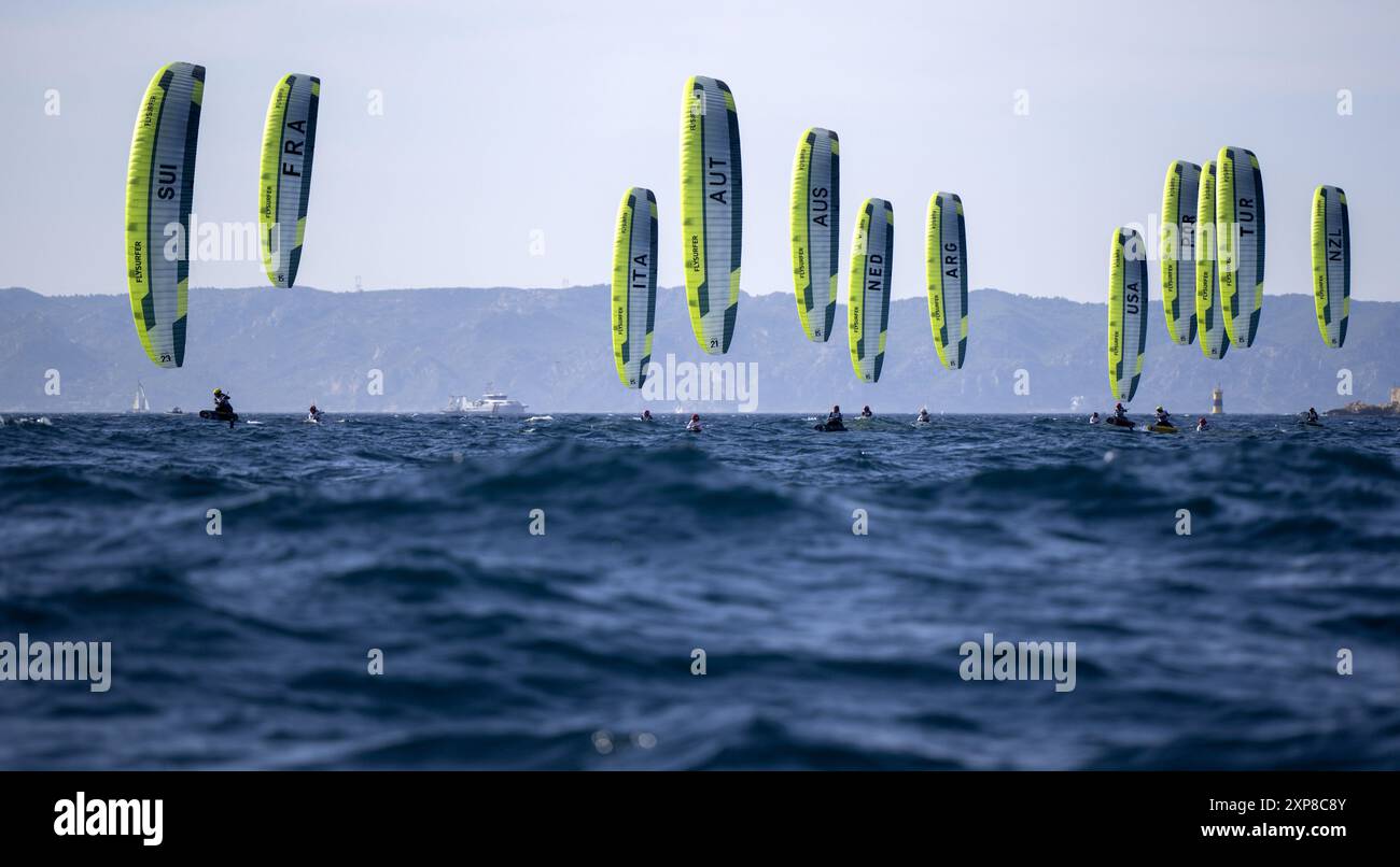 MARSEILLE - Annelous Lammerts (M) kitefoiling during the opening races ...