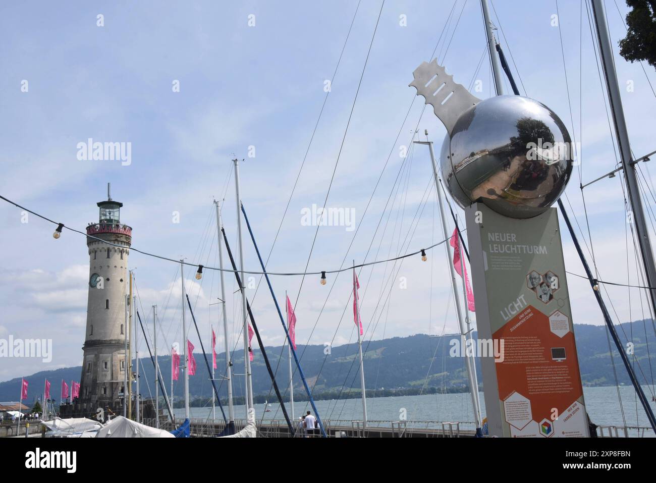 Leuchtturm-.Fahnenen Symboll Neuer Leuchtturm Lampe Lindau 04.08.2024 ...