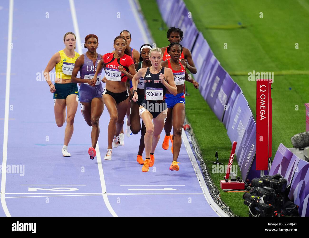 Great Britain's Keely Hodgkinson (centre) in action during the Women’s ...