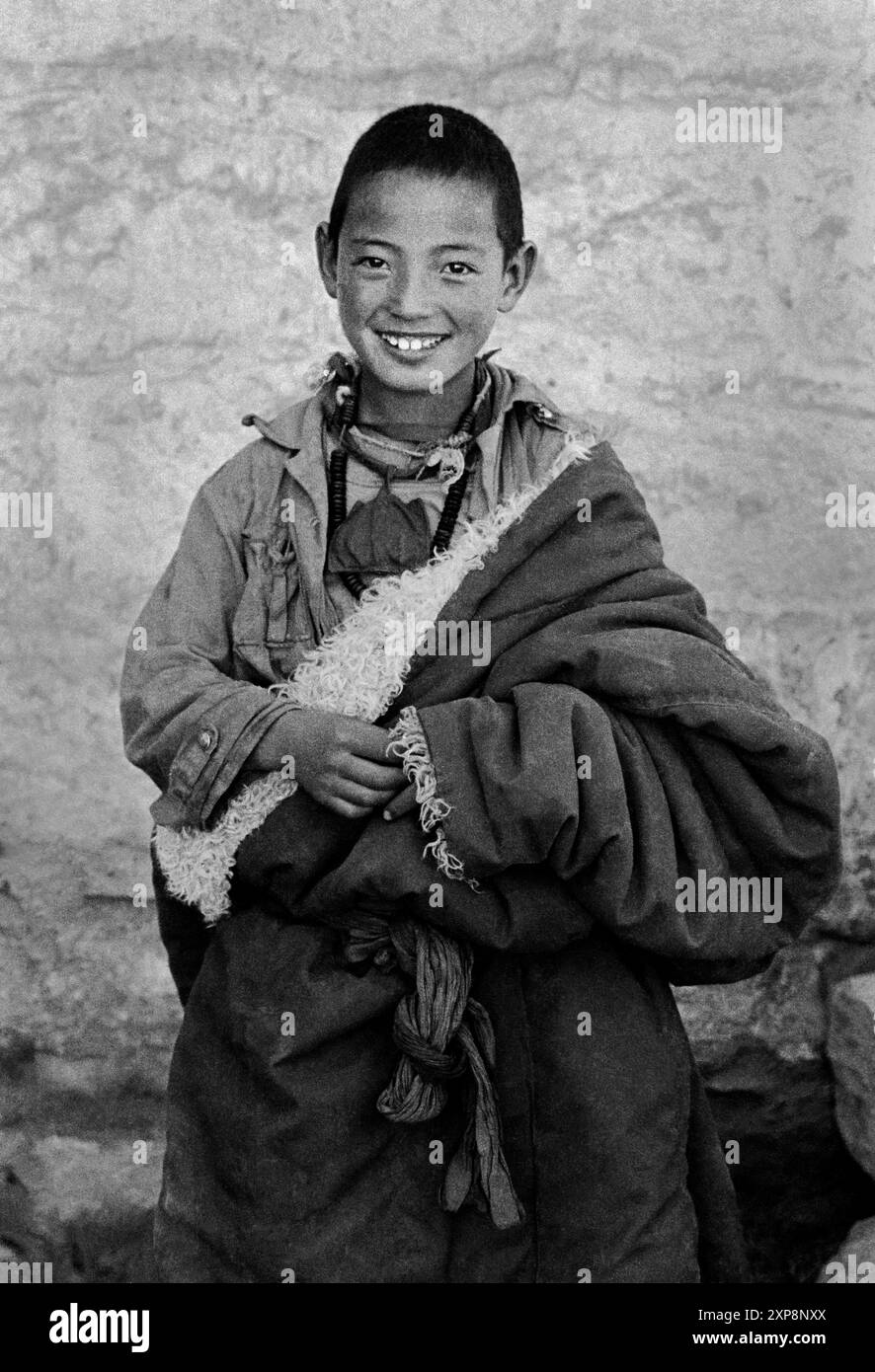 Tibetan tibet lhasa pilgrim Black and White Stock Photos & Images - Alamy