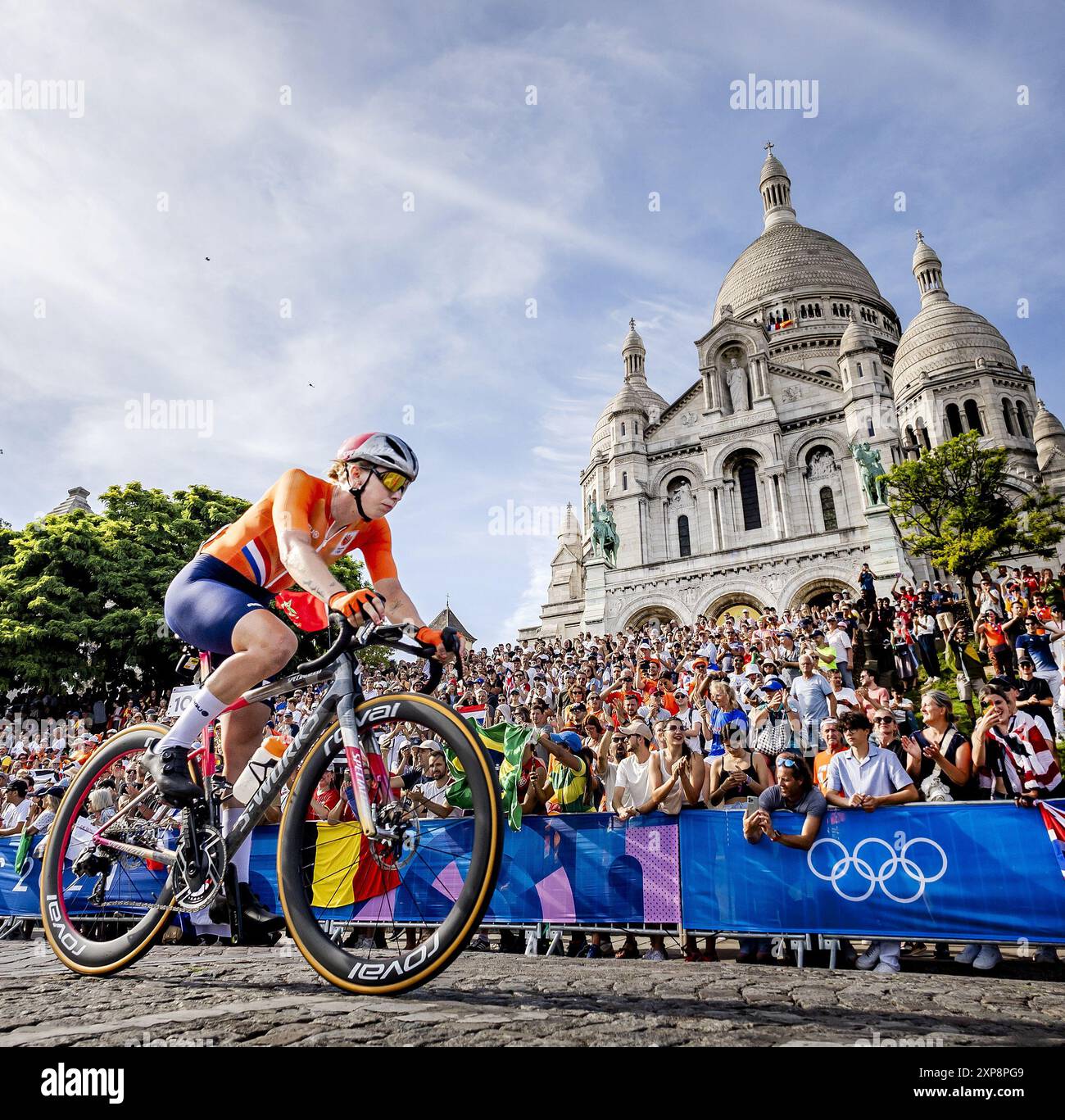 PARIS - Cyclist Lorena Wiebes at the Sacre-Coeur during the women's ...