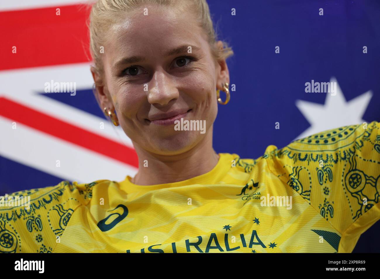 Paris, France. 4th Aug, 2024. Eleanor Patterson of Australia celebrates ...