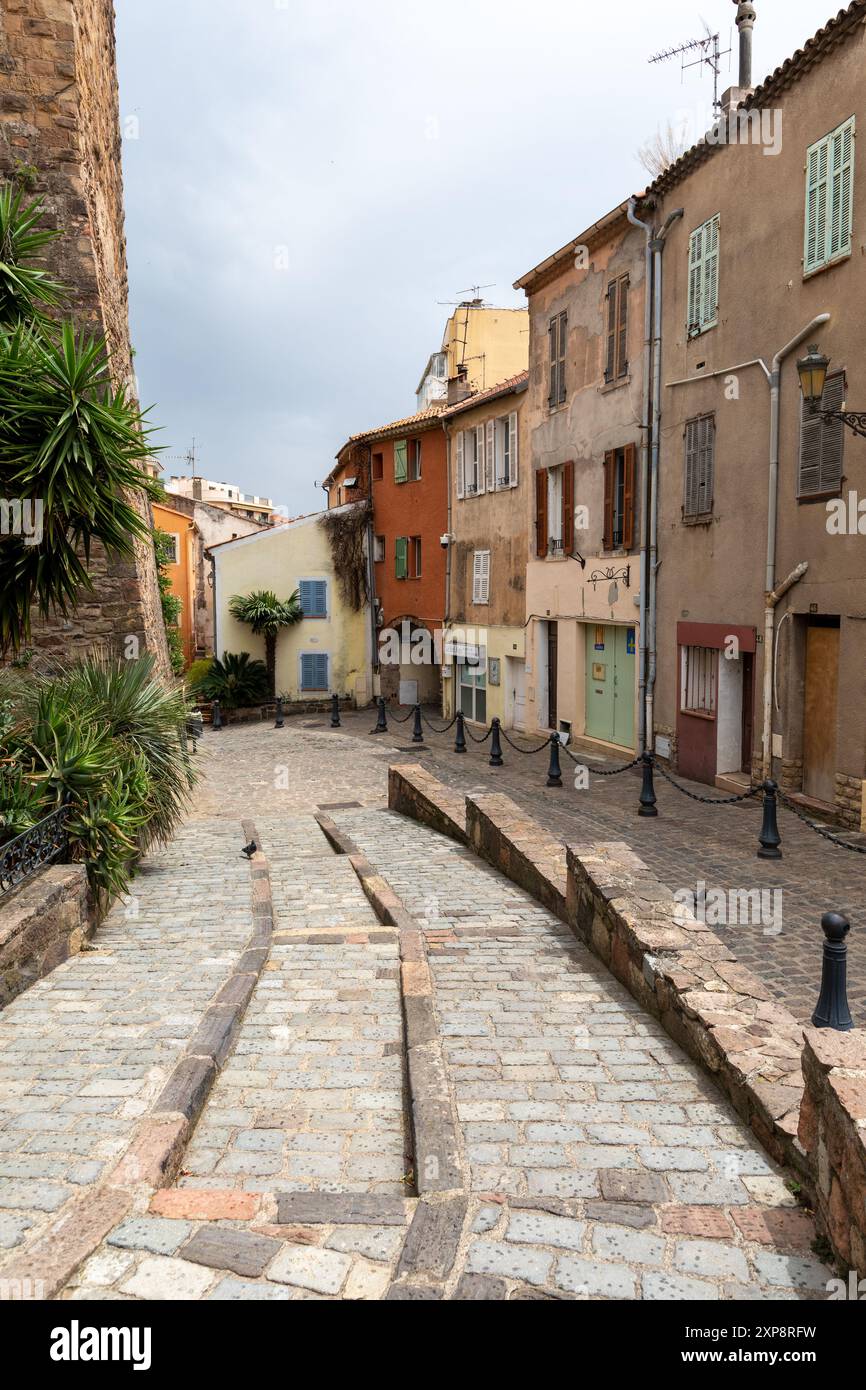 Old town saint raphael hi-res stock photography and images - Alamy