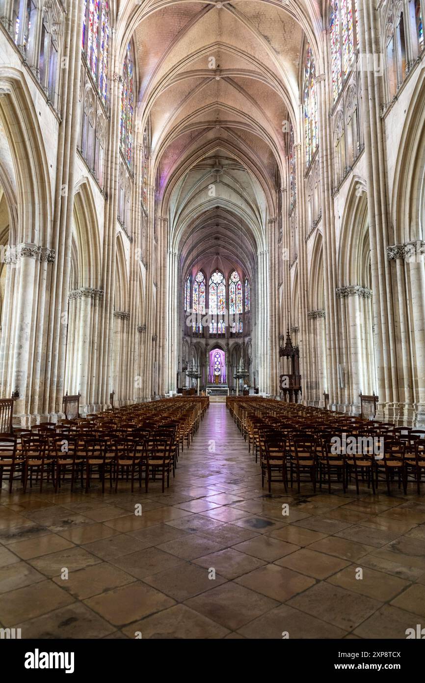The Interior of Cathedral Saint-Pierre Saint Paul Troyes France Stock ...