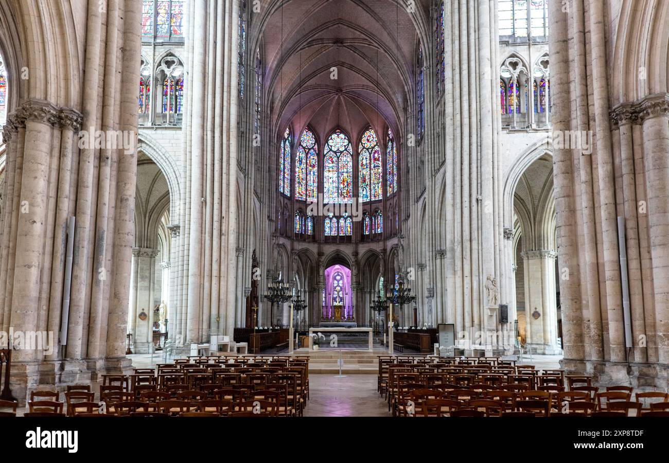 The Interior of Cathedral Saint-Pierre Saint Paul Troyes France Stock ...