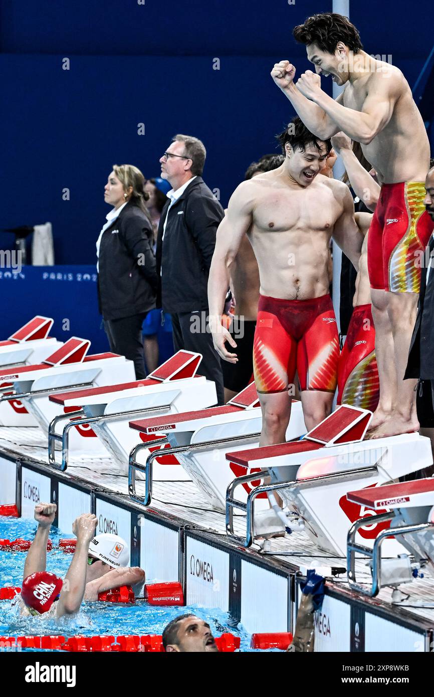Paris, France. 04th Aug, 2024. Athletes of team China celebrate after ...