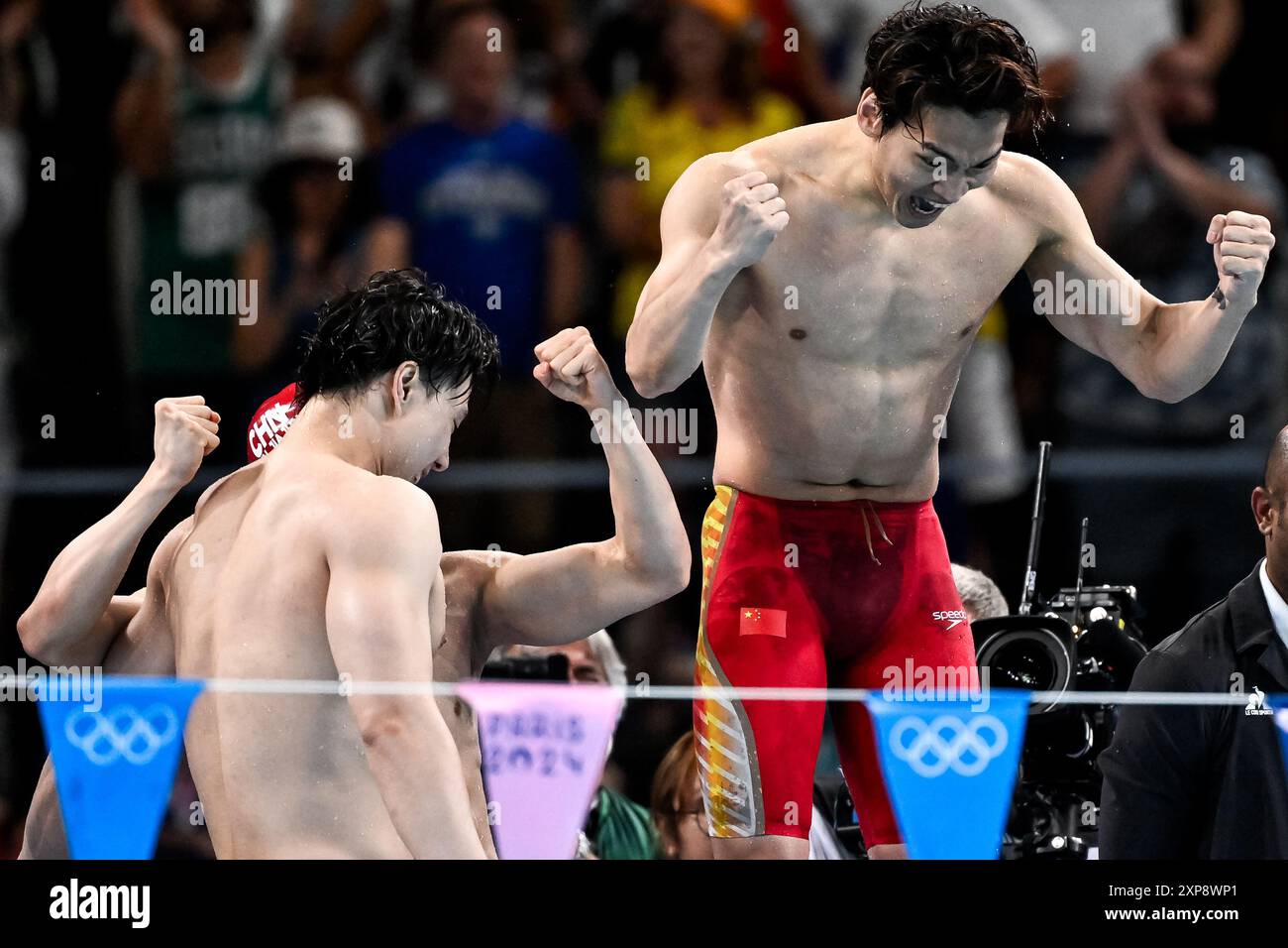 Paris, France. 04th Aug, 2024. Athletes of team China celebrate after ...